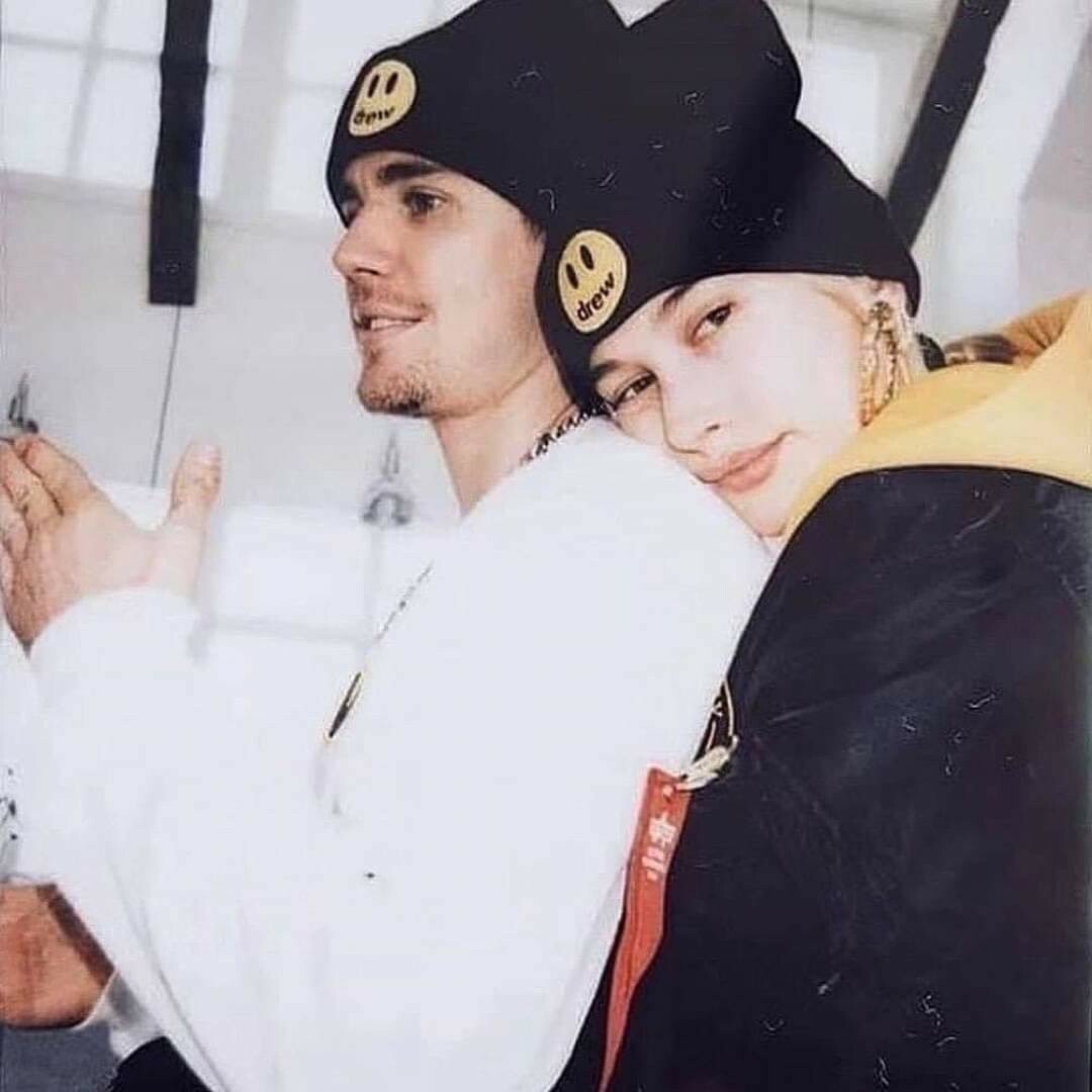 DREW HOUSE 絕版款 黑色笑臉Logo毛帽