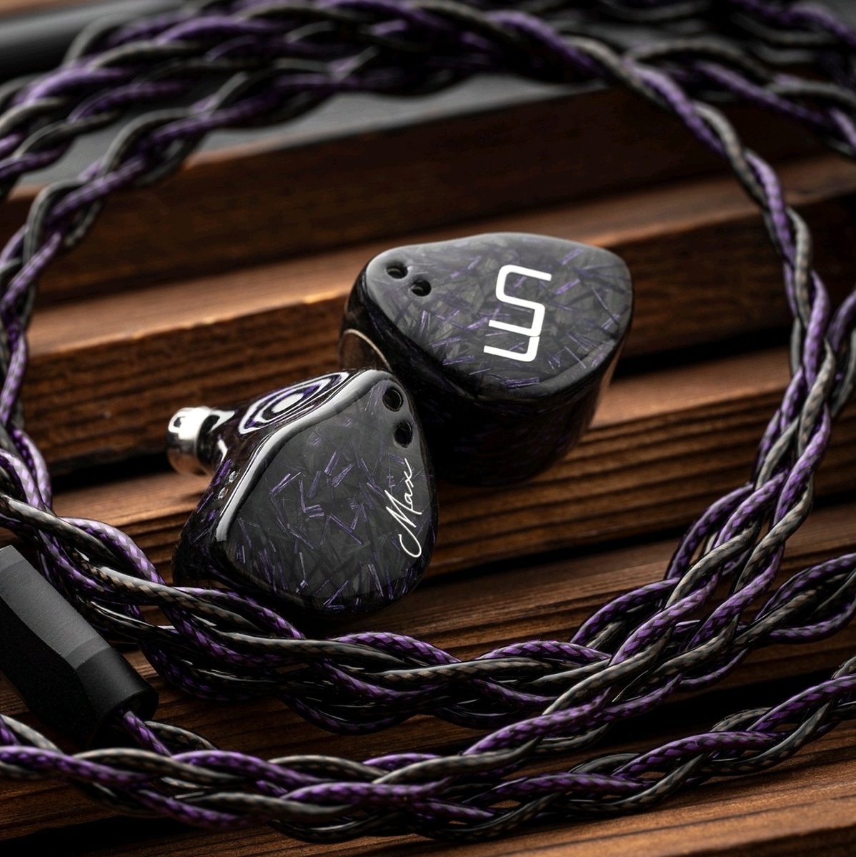 Unique Melody MAX 四混合8單元入耳式耳機