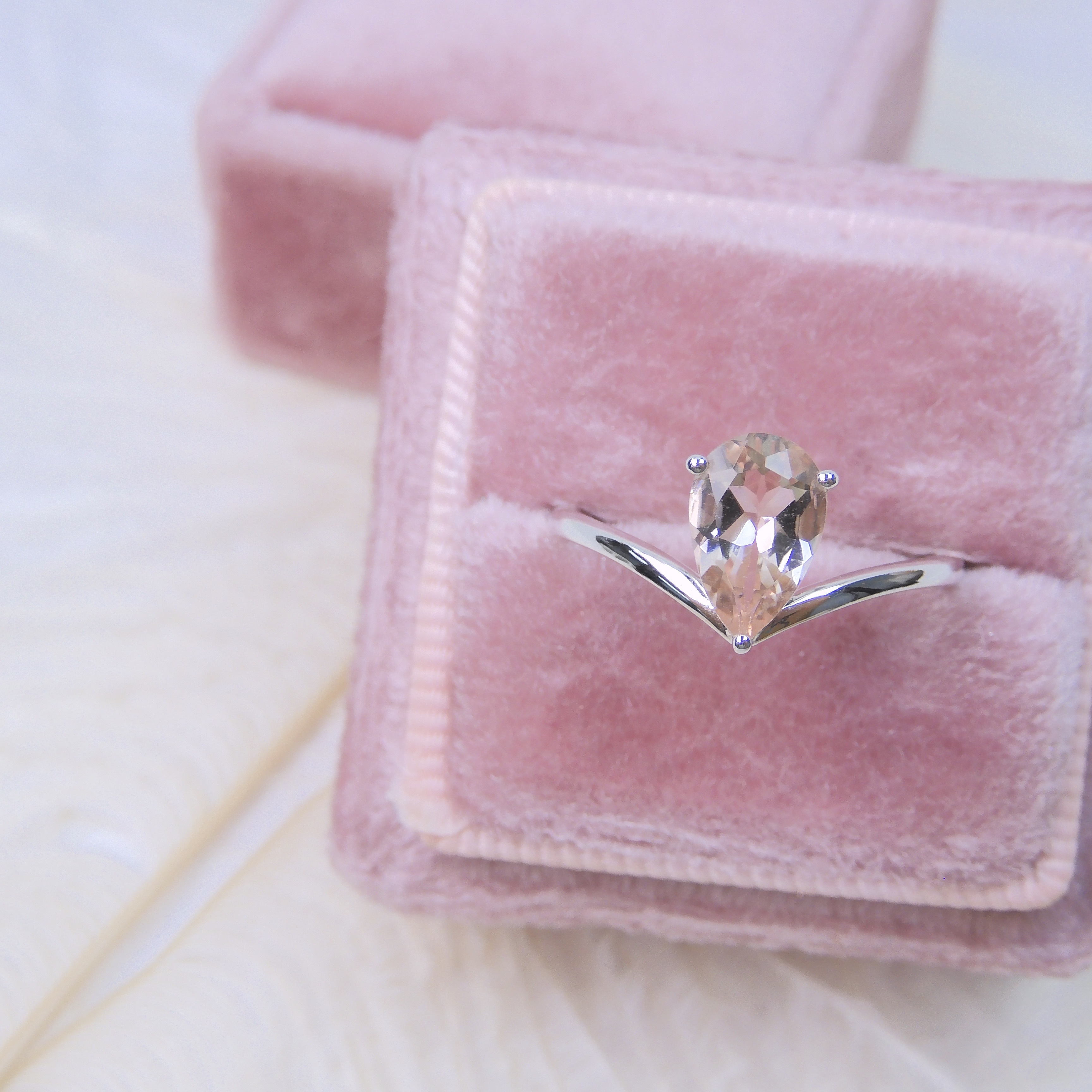 Aloha Jewellery | 18K金 0.98ct 摩根石戒指