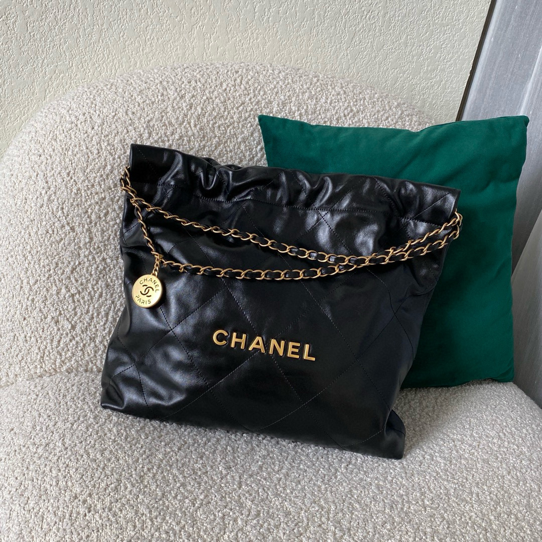 Chanel 22 Bag