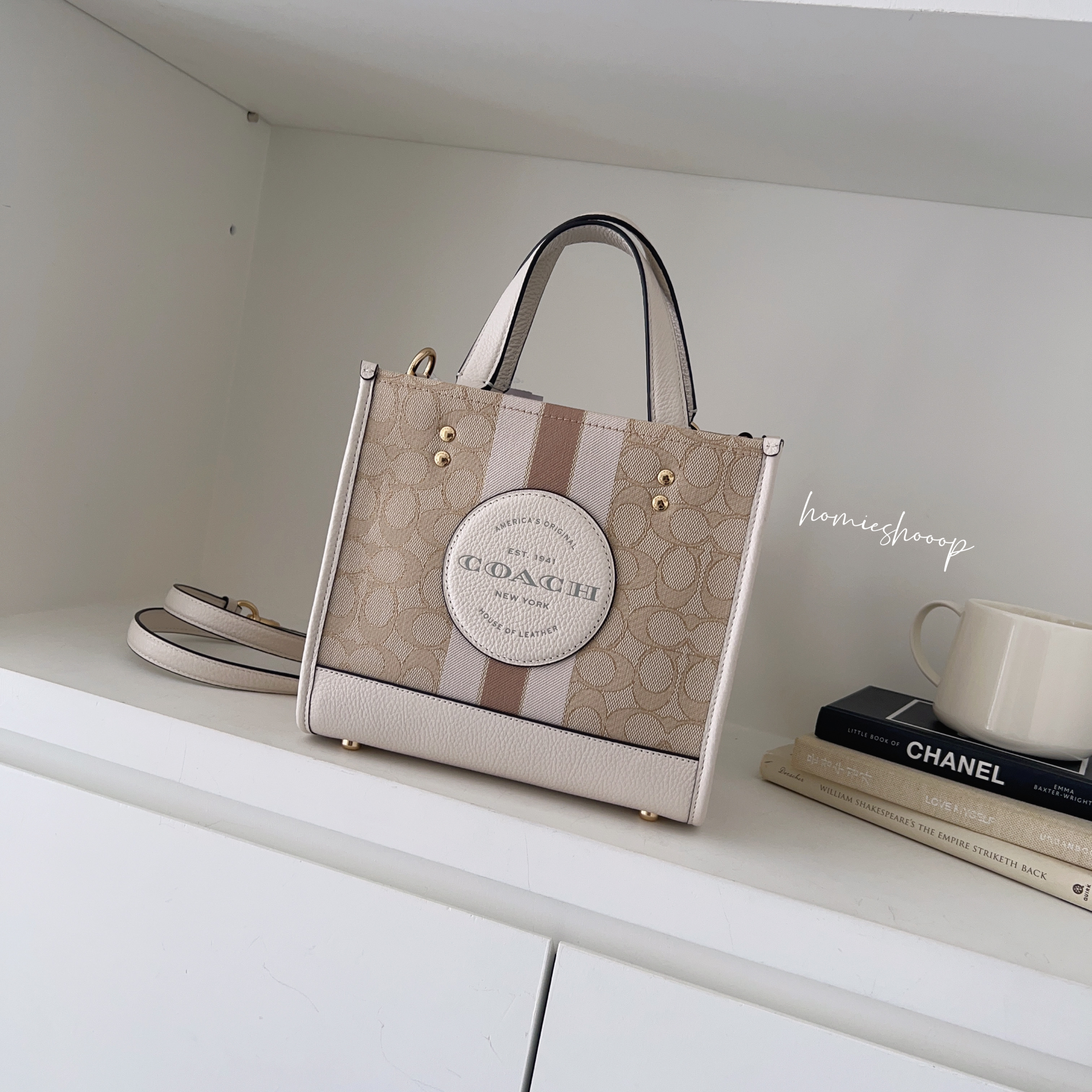 Coach Dempsey Tote 22 托特包