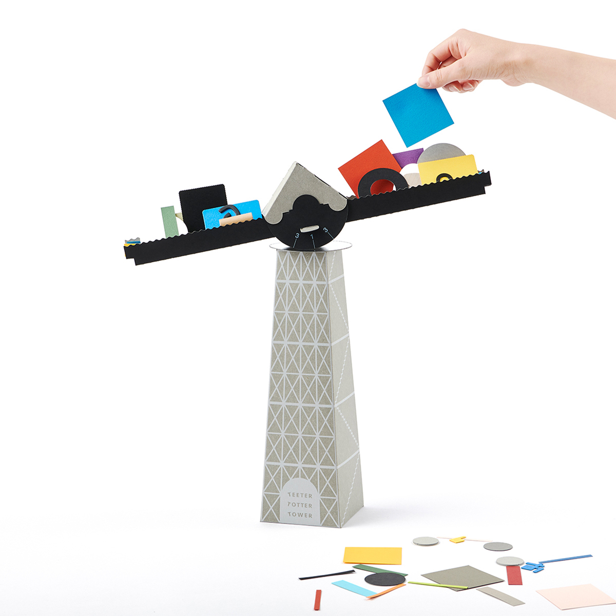 TEETER TOTTER TOWER 塔要倒下來