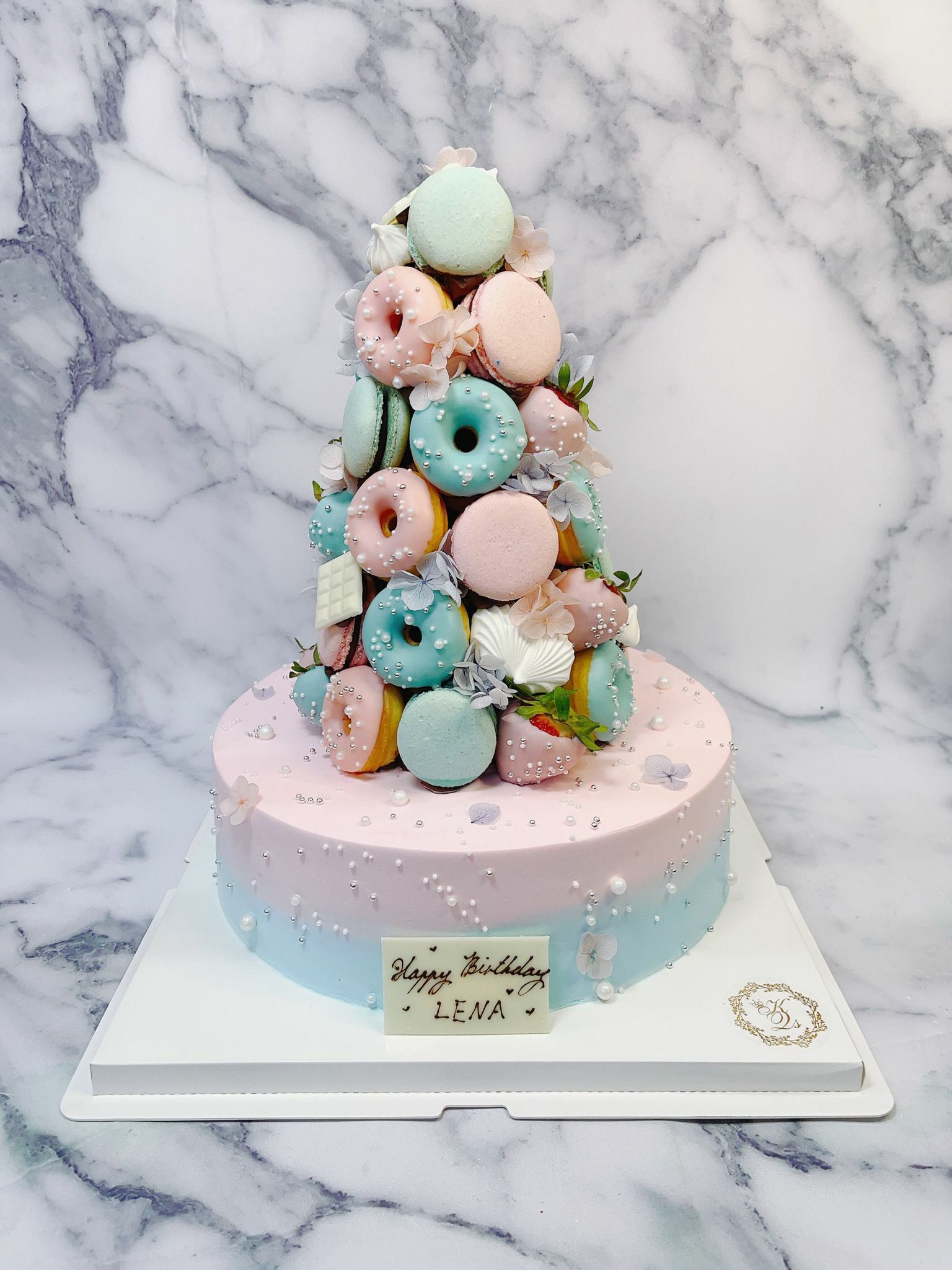Macaron donuts cake