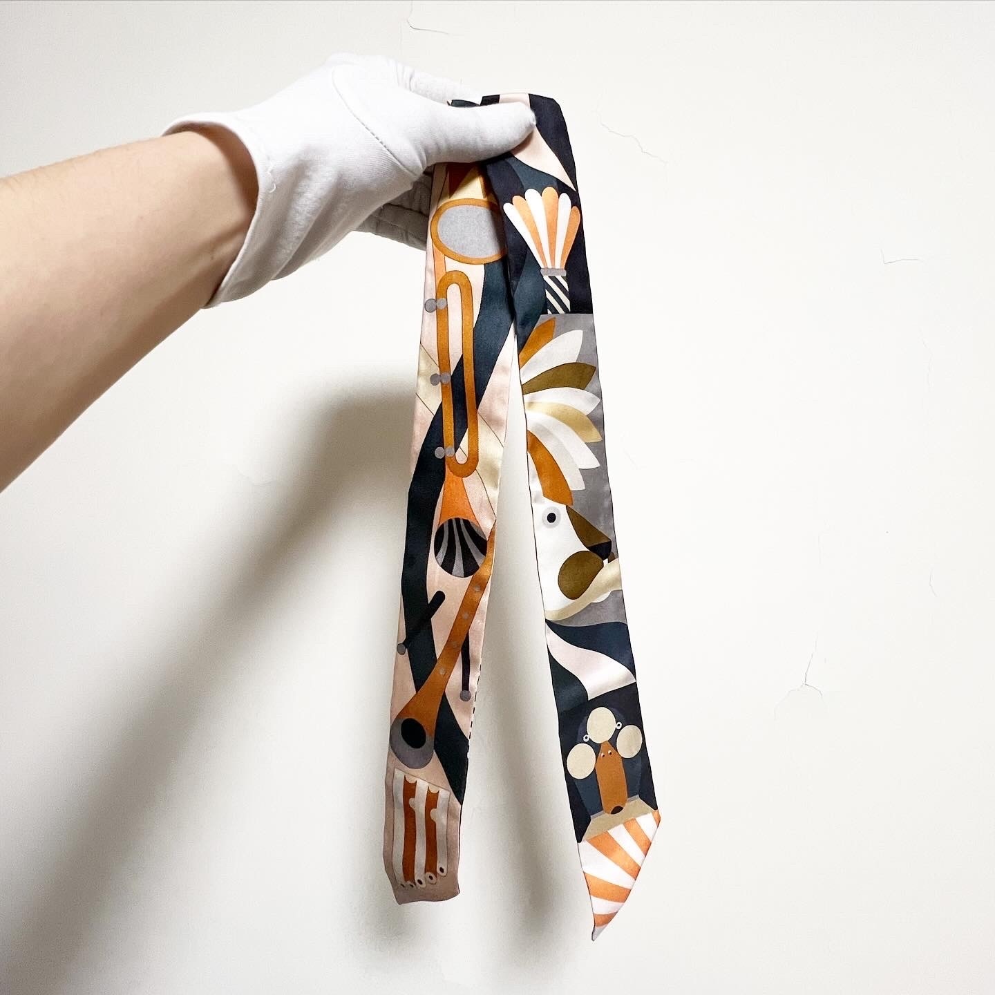 HERMES PARADE EN FANFARE Twilly