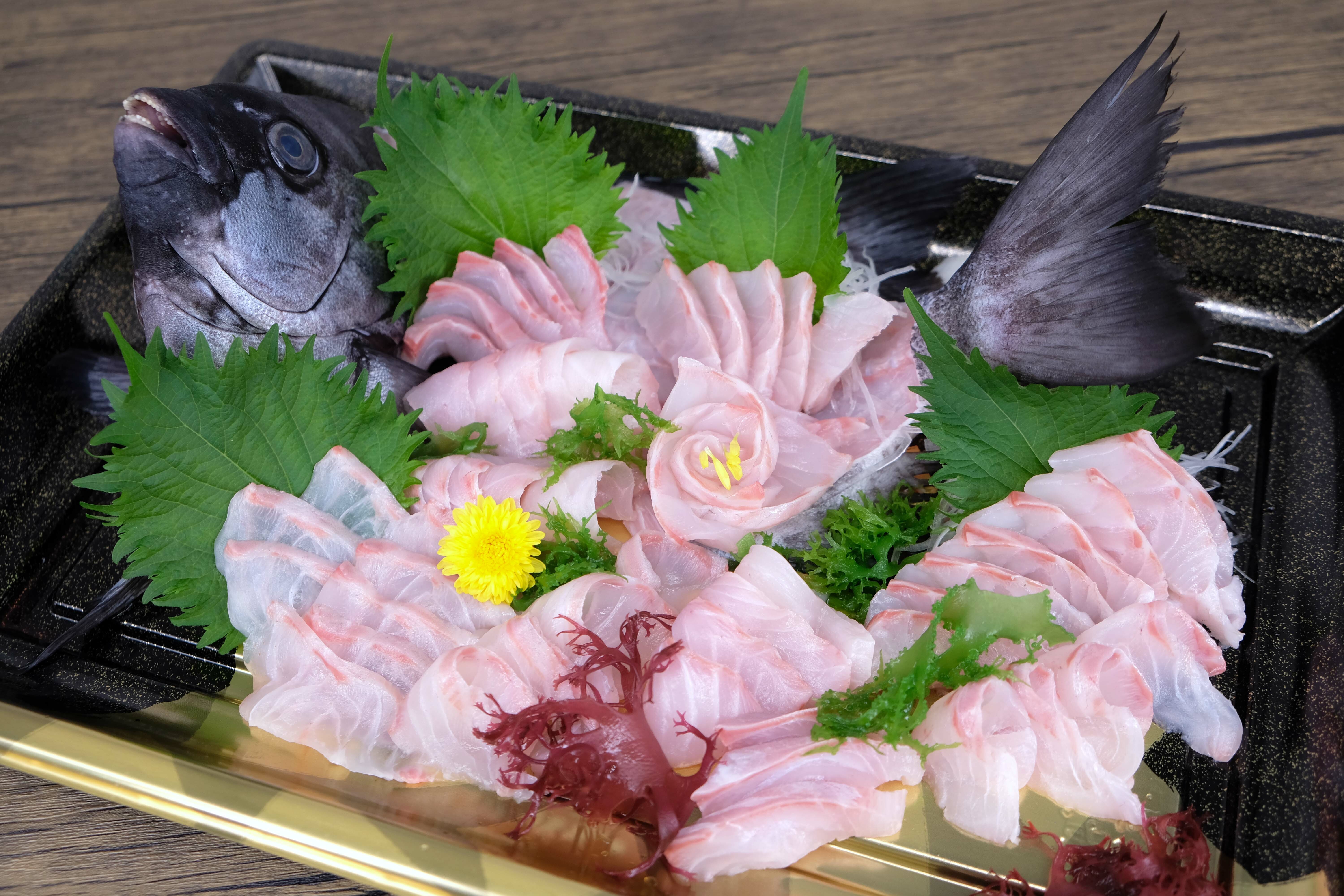 [Preorder 3 days in advance] Hirame Fluke Sashimi (Whol