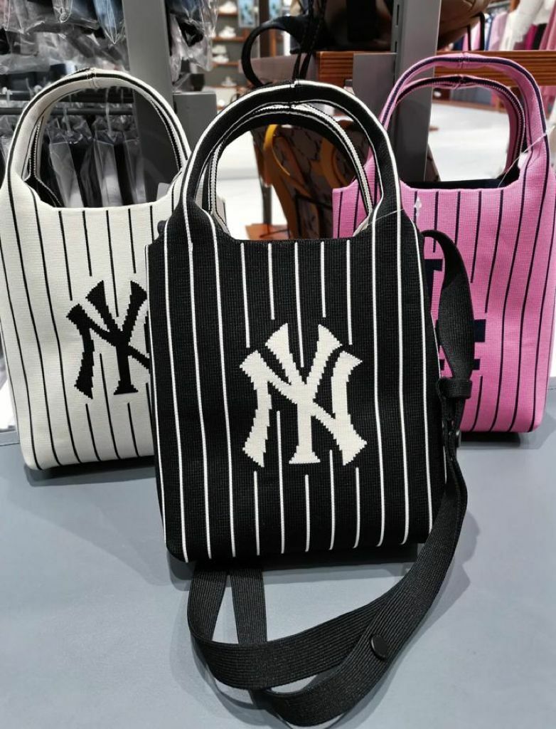 MLB KNIT SHOULDER BAG