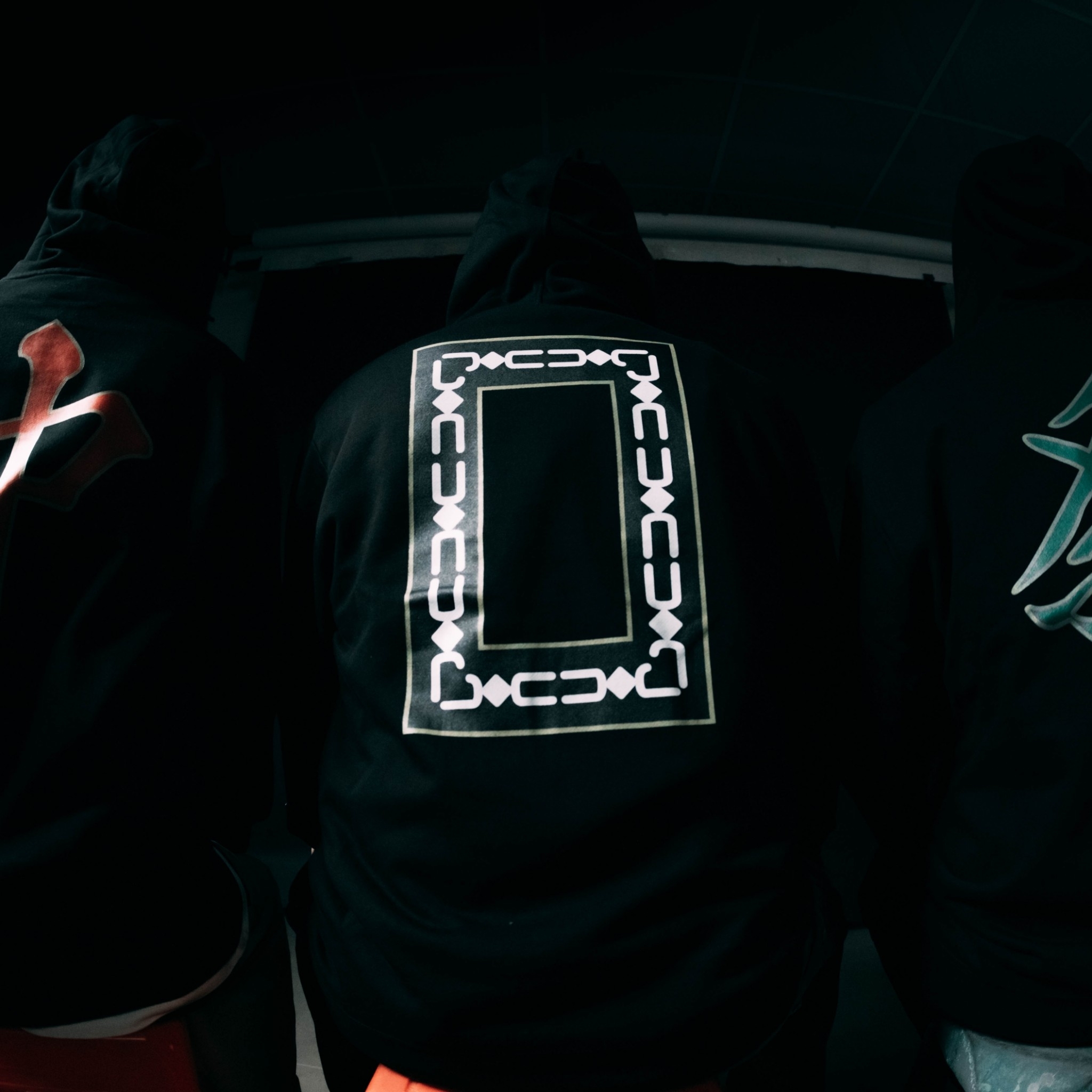 XCTRL x 東方不敗麻將暴徒白板帽T-黑