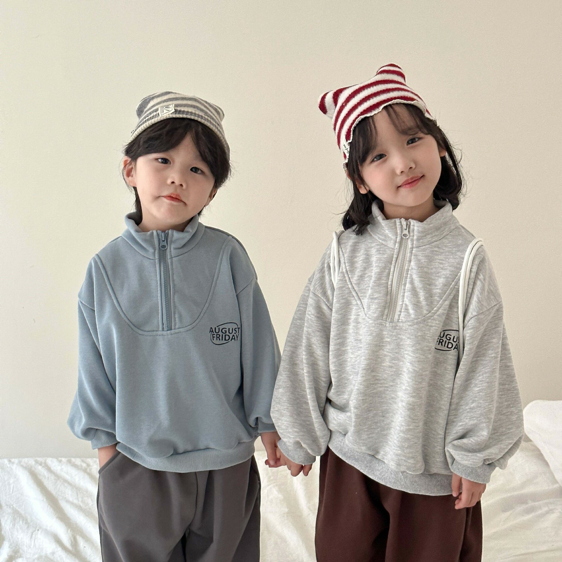 休閒寬鬆領口拉鍊字母上衣 QM01