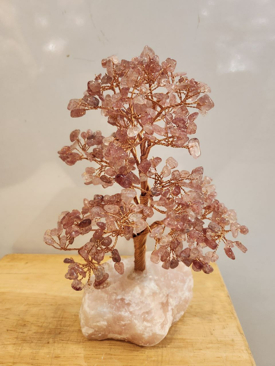 [S] CRYSTAL CHATEAU SMALL RAW ROSE QUARTZ BASE, STRAWBERRY QUARTZ (PRE ...