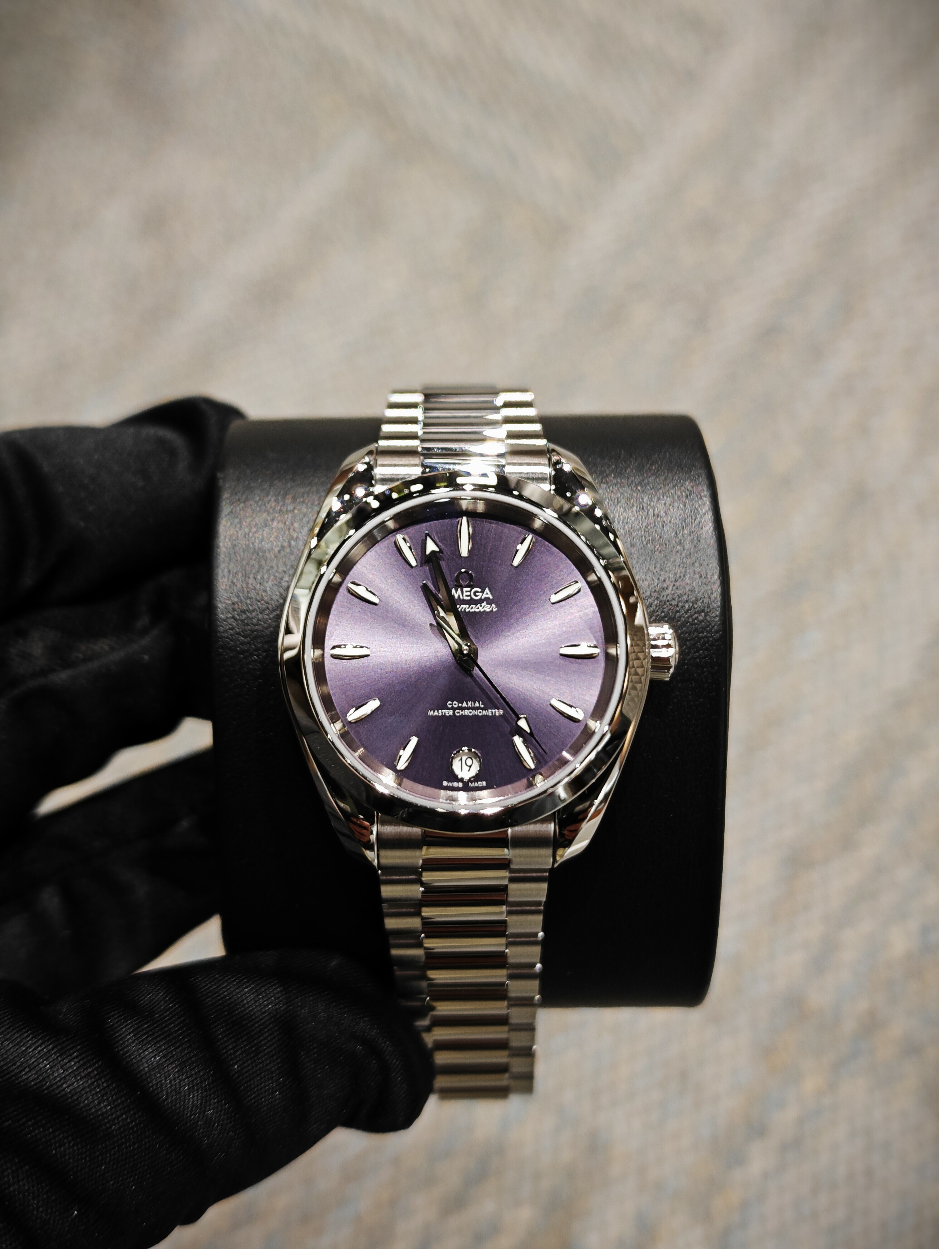 220.10.34.20.10.002 | OMEGA PURPLE AQUA TERRA SHADES