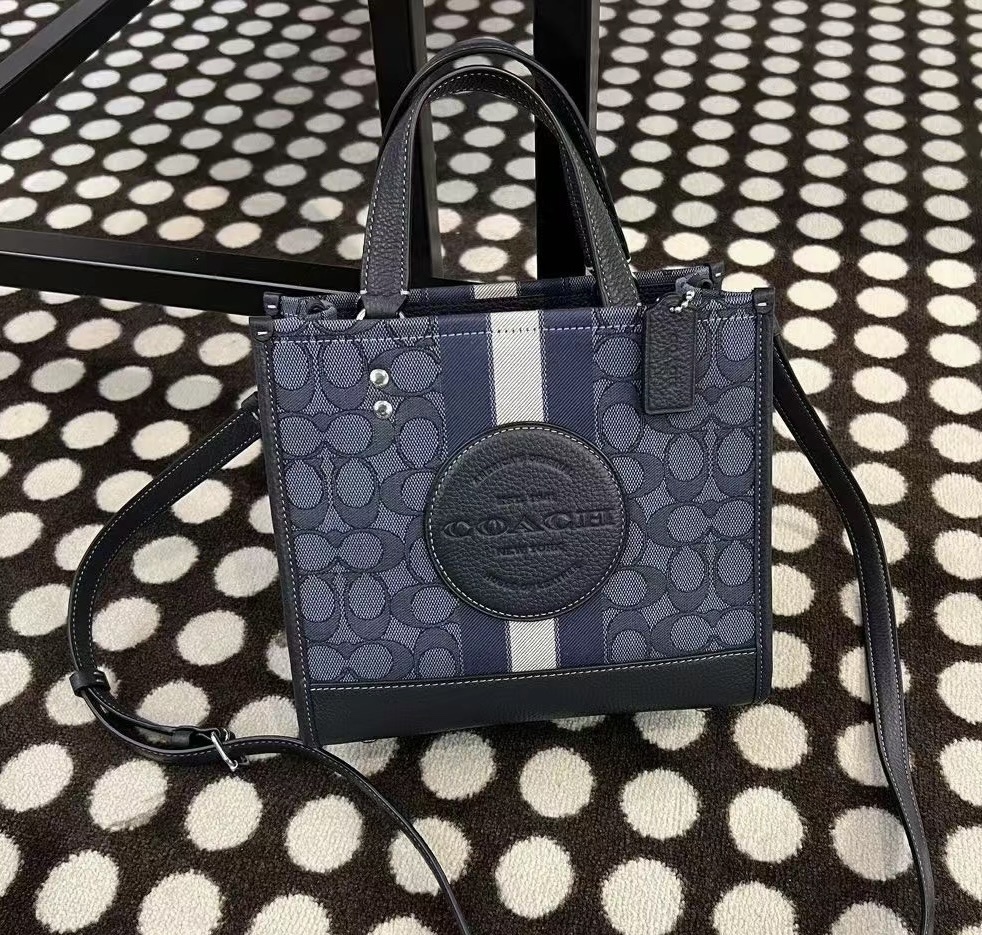 Coach Z22831 Dempsey Tote 22 In Signature Jacquard With