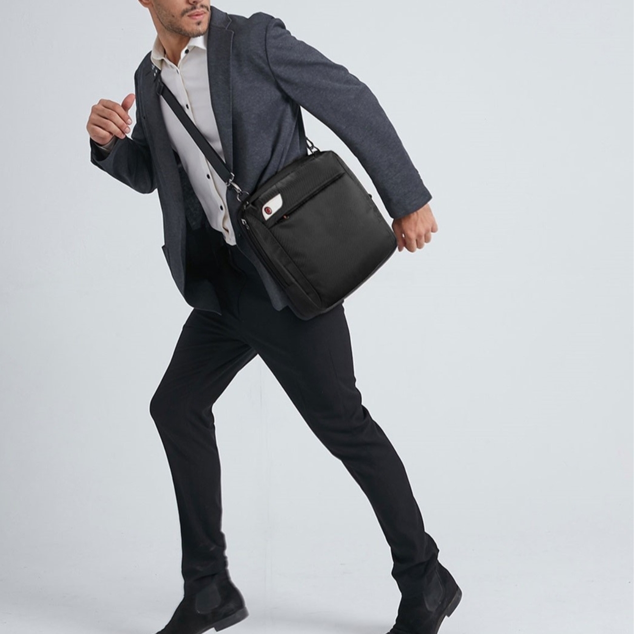 I-Stay 創業家薄型減壓電腦包(黑)-(15.6"電腦夾層)-IS0102