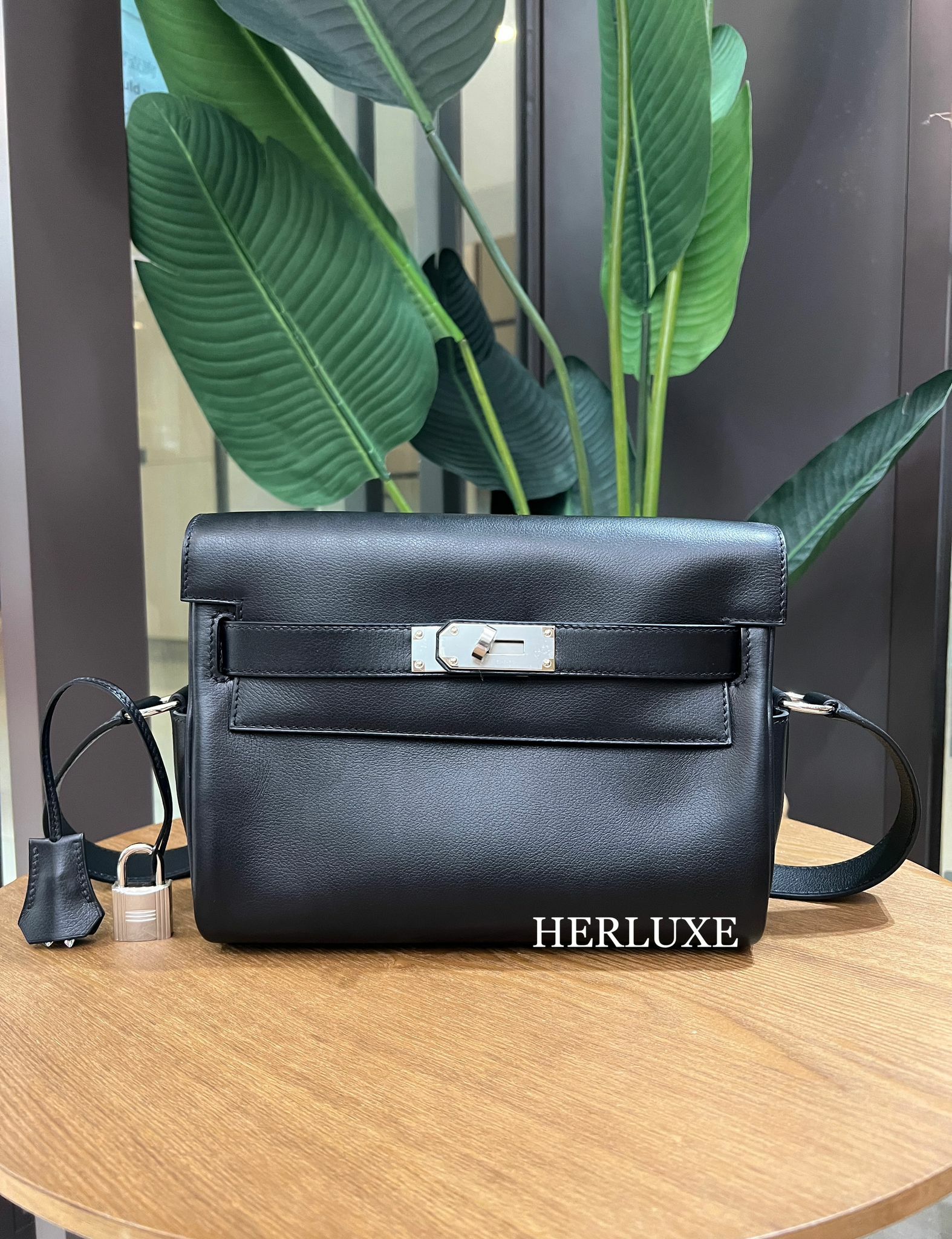 Kelly messenger 89 noir pm size B