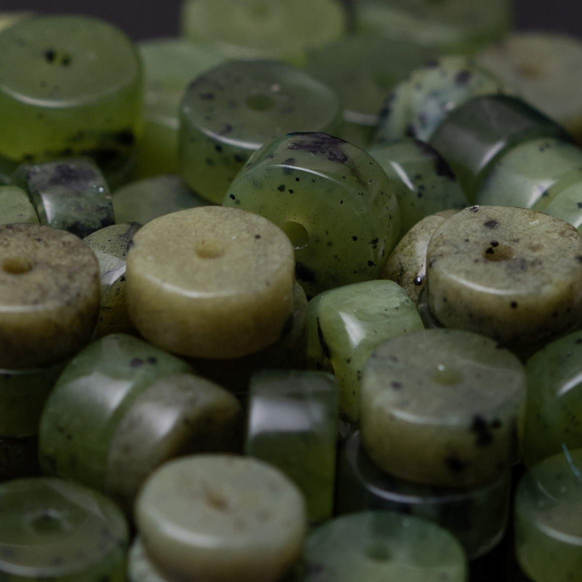 加玉 Canadian Green Jade