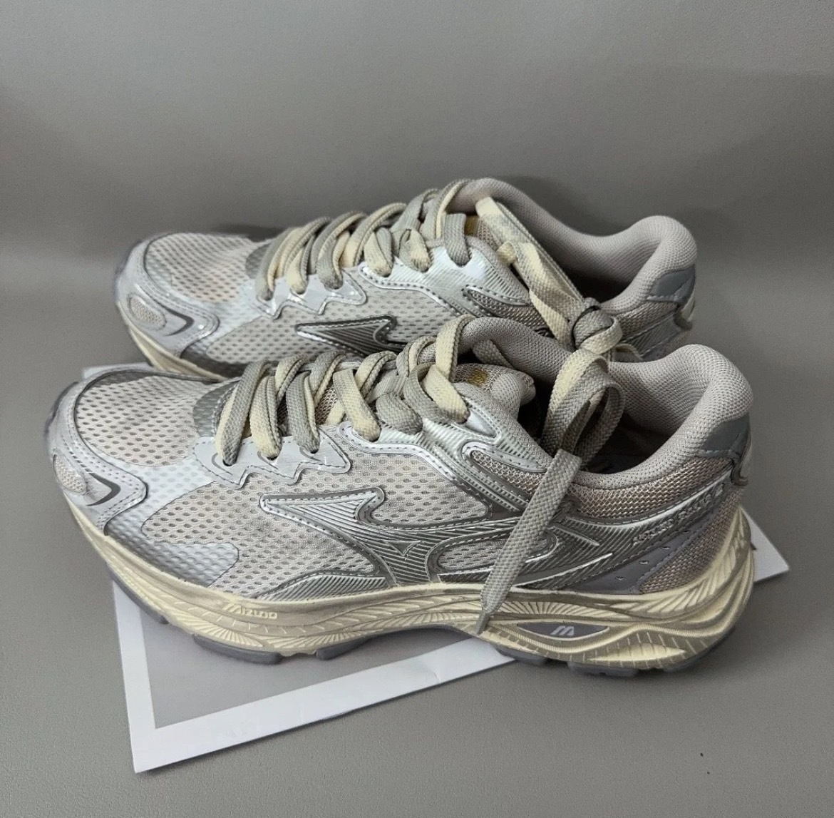 MIZUNO RACER S 復古做舊 銀灰慢跑鞋 (D1GH223518)