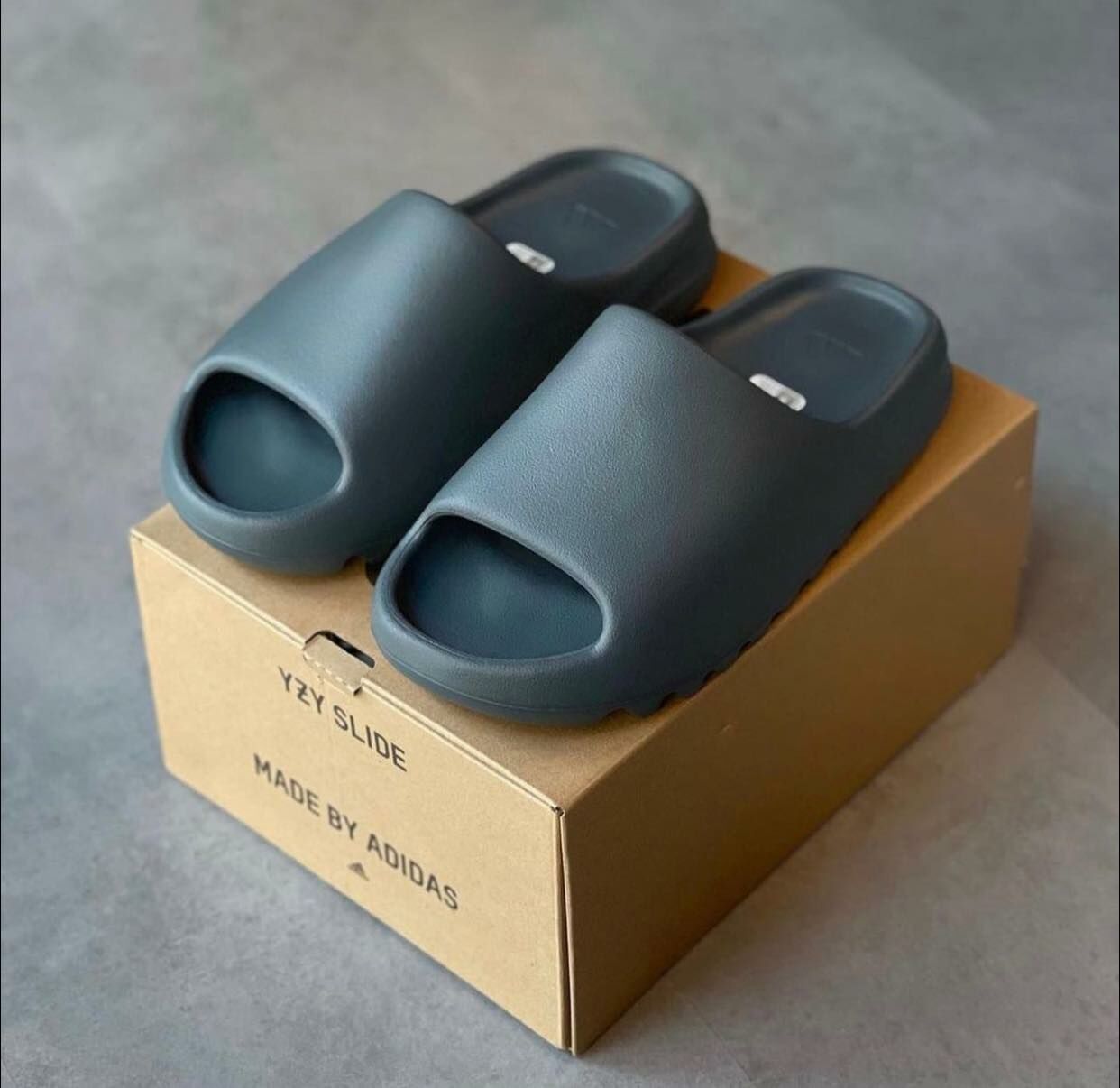 ADIDAS YEEZY SLIDE "Slate Marine" 松石綠 ID2349