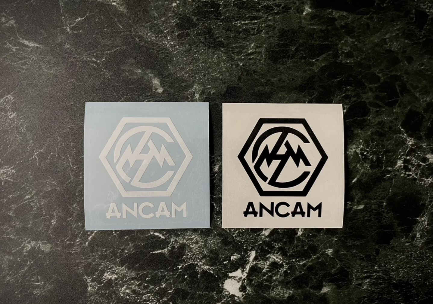 ANCAM｜LOGO 方貼紙-白