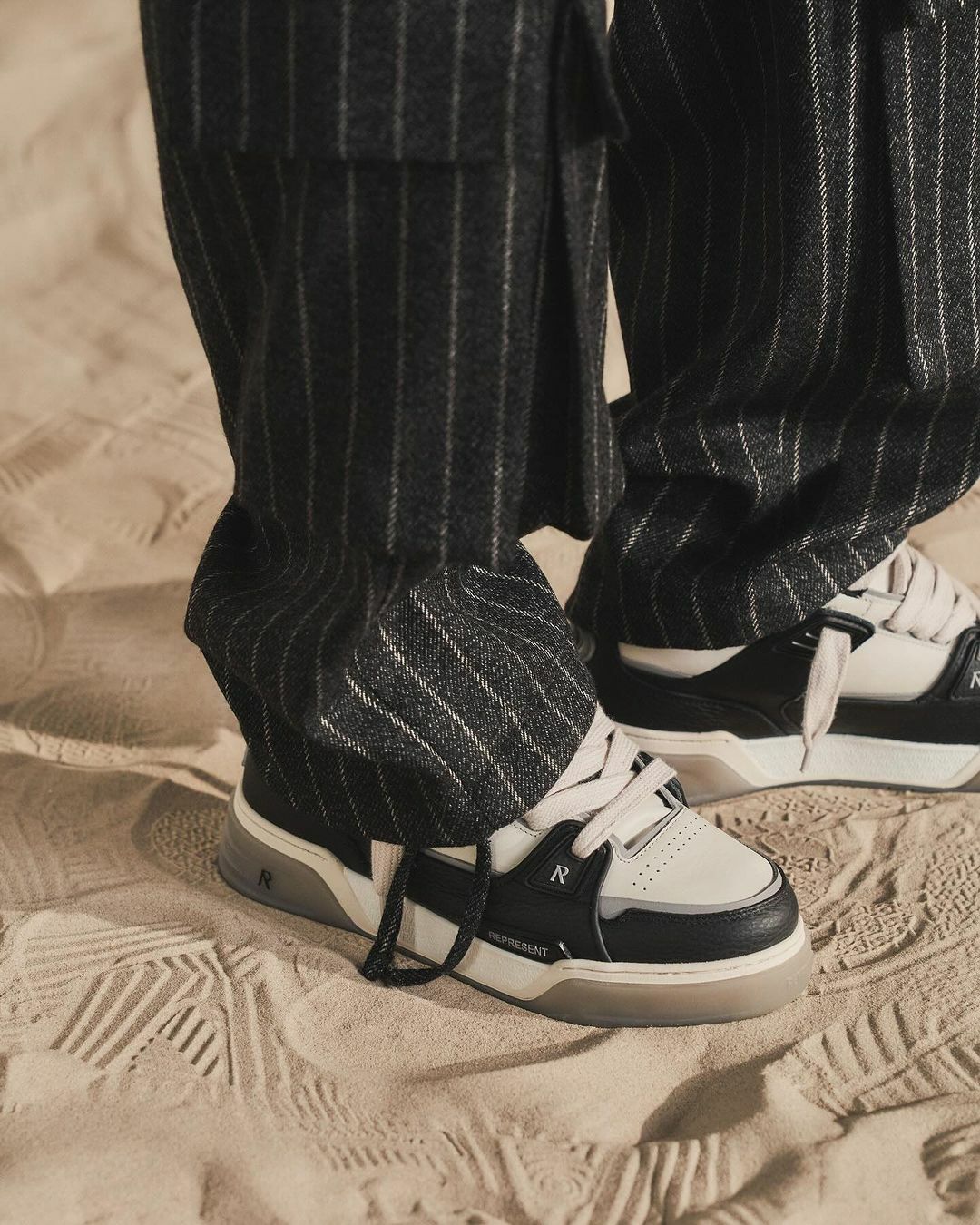 Represent Studio Sneaker - Black/Vintage White