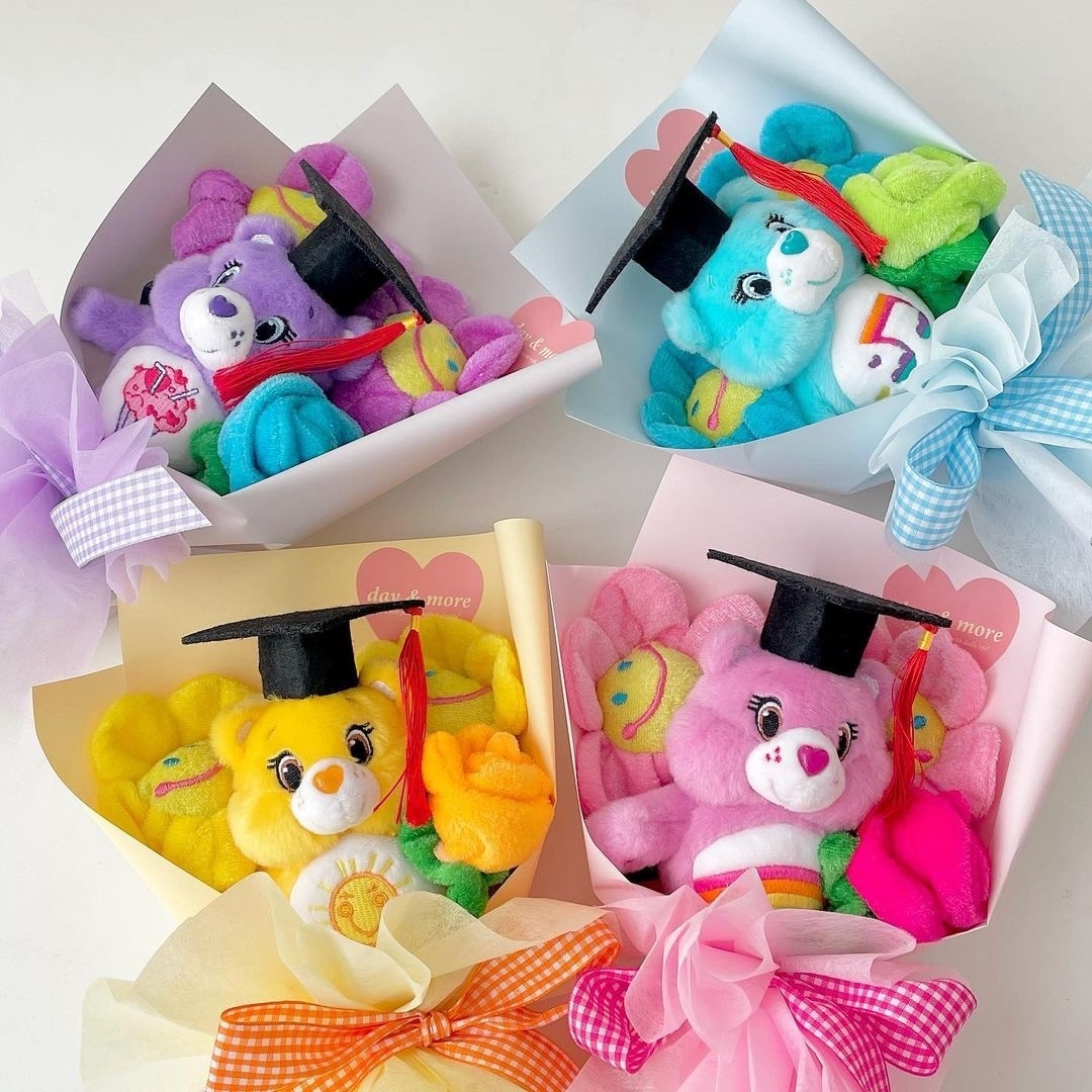 Care Bears Graduation Mini Doll Bouquet 愛心小熊 迷你畢業公仔花束