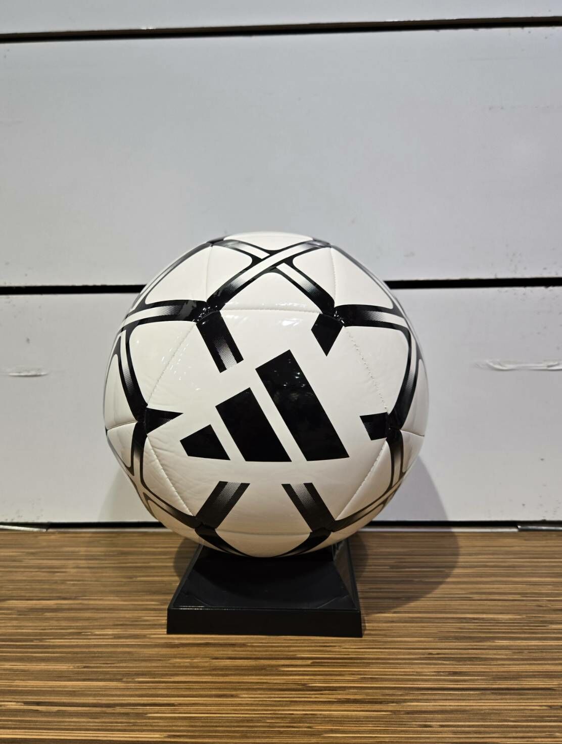 ADIDAS愛迪達足球IP1648（ADFB006）