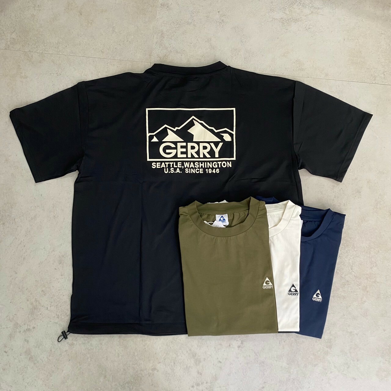 Gerry 刺繡Logo背後山脈短Tee GE24SU05