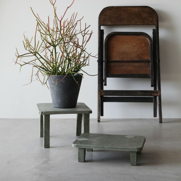 PUEBCO RECYCLED PLASTIC STEP STOOL 再生塑料矮凳