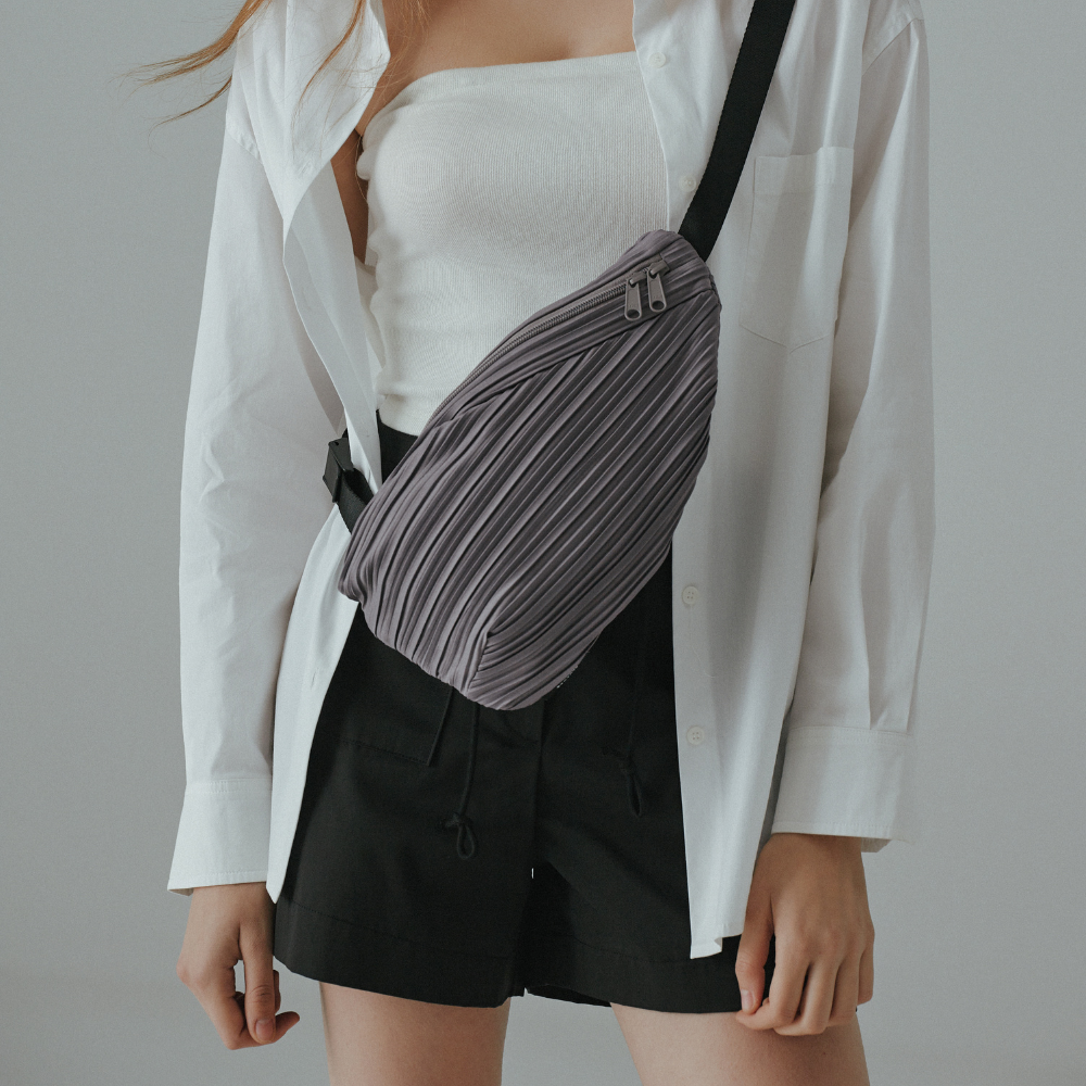 韓國 BLUEORB Sling Bag 皺褶斜跨包 肩背包 薰衣草灰