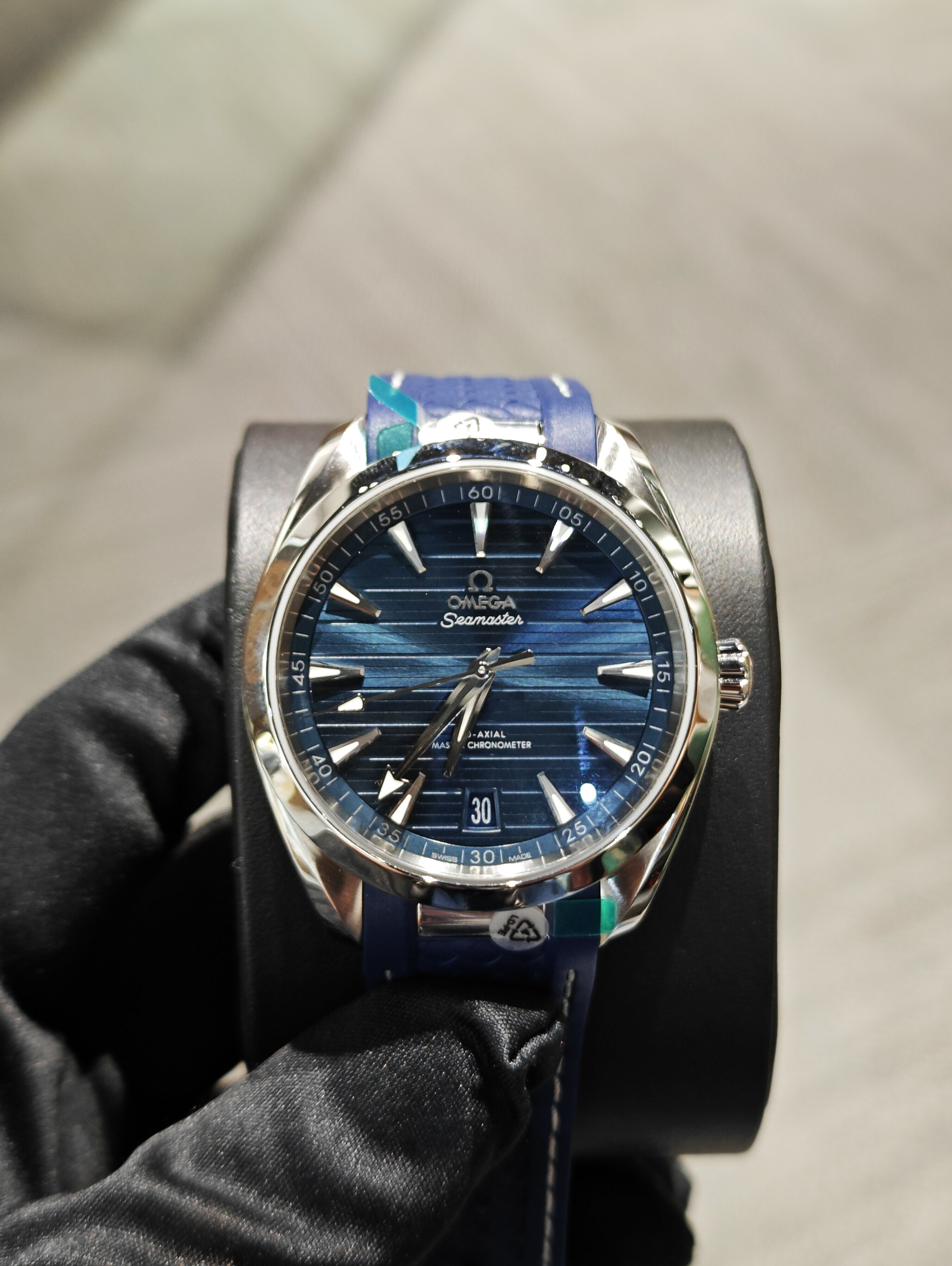 220.12.41.21.03.007 | OMEGA BLUE DIAL AQUA TERRA 150M