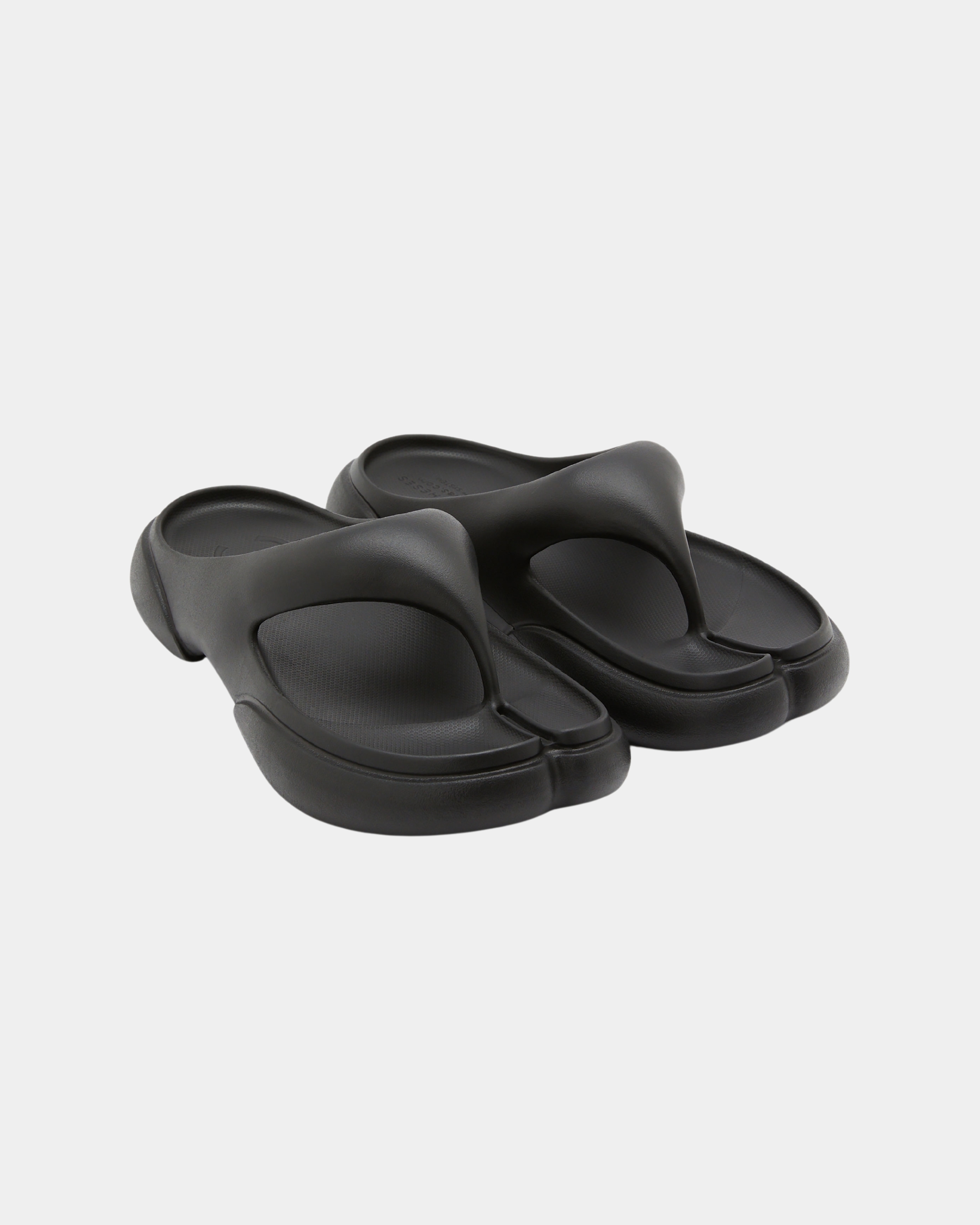 P-AES - NEW FLIPFLOP / BLACK