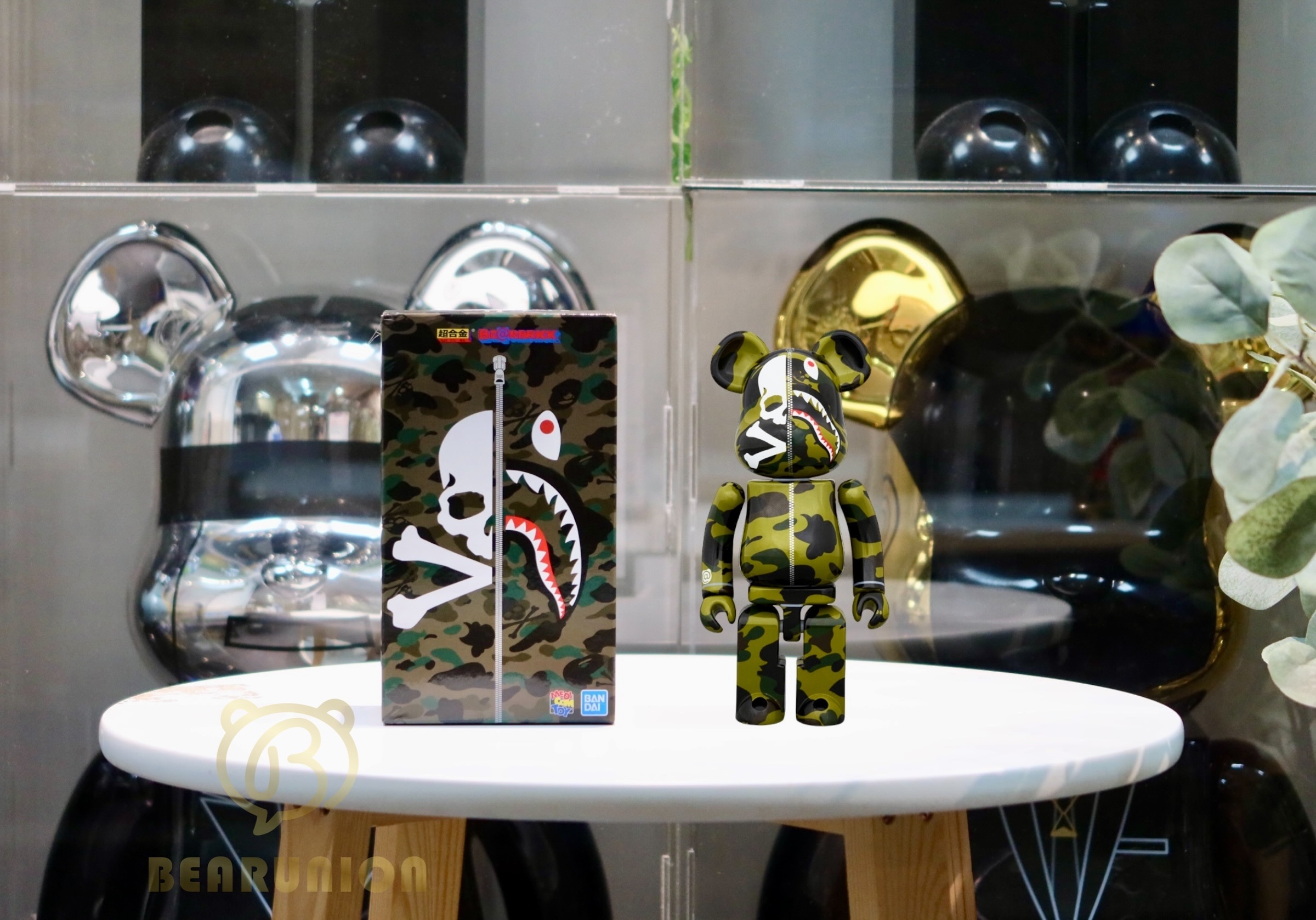 🎏預訂🎏Bearbrick 200% MASTERMIND VS BAPE GREEN