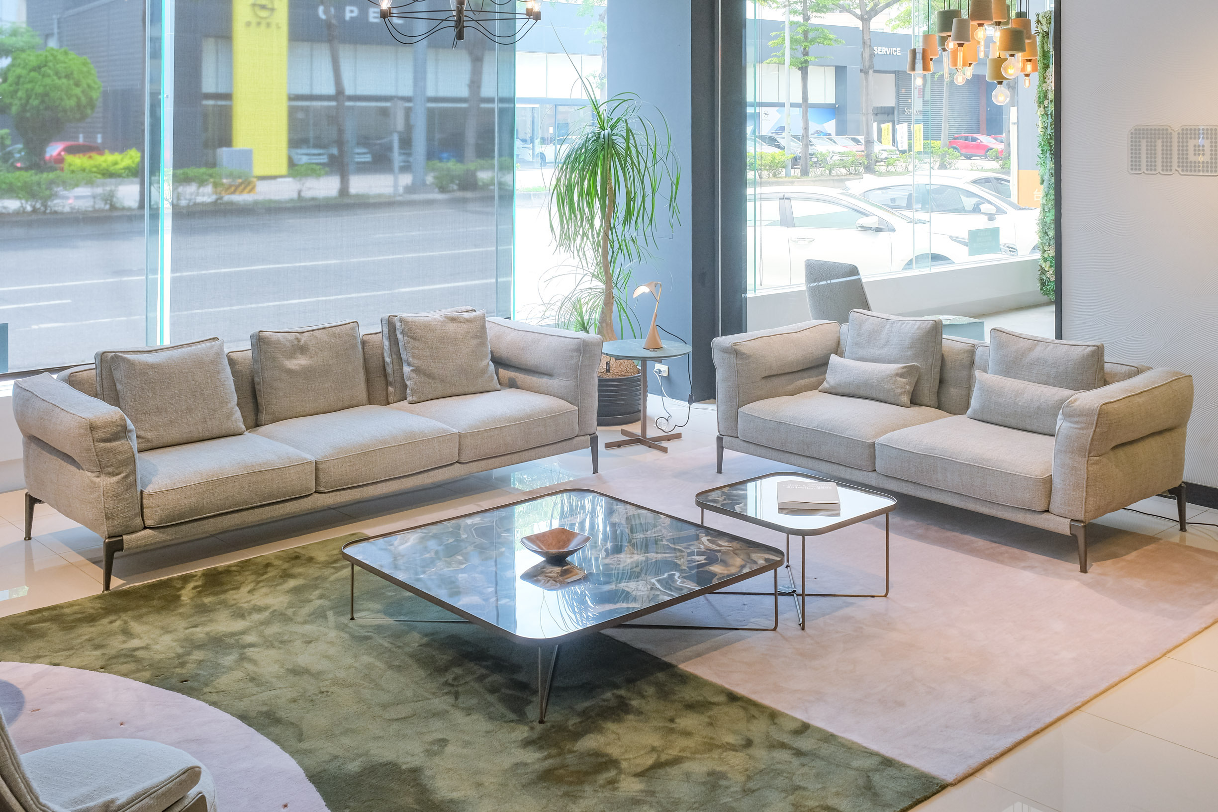 Flexform｜Adda 一字型布沙發