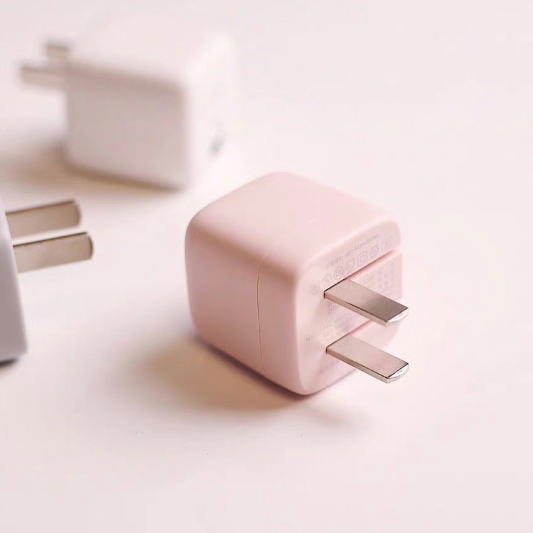 Onemore-UIBI 20W 迷你快充-少女粉