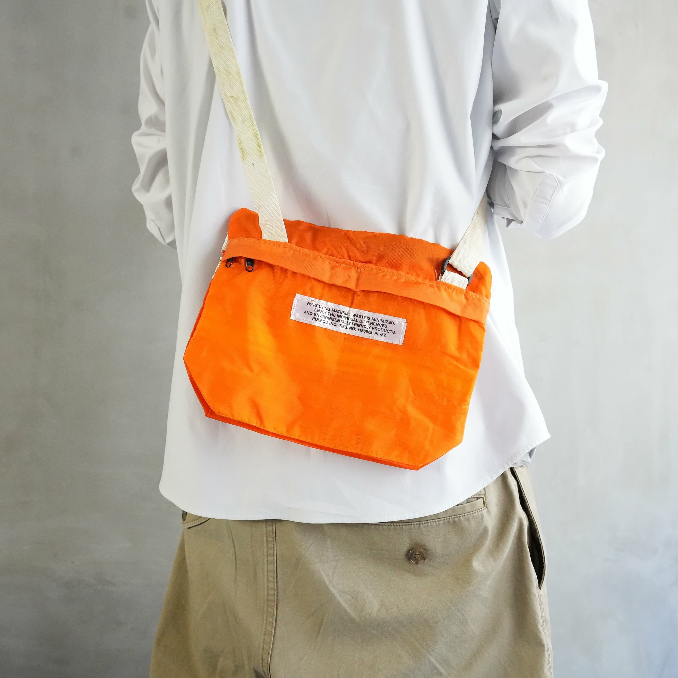 PUEBCO PARACHUTE SHOULDER POUCH 傘兵布肩背包