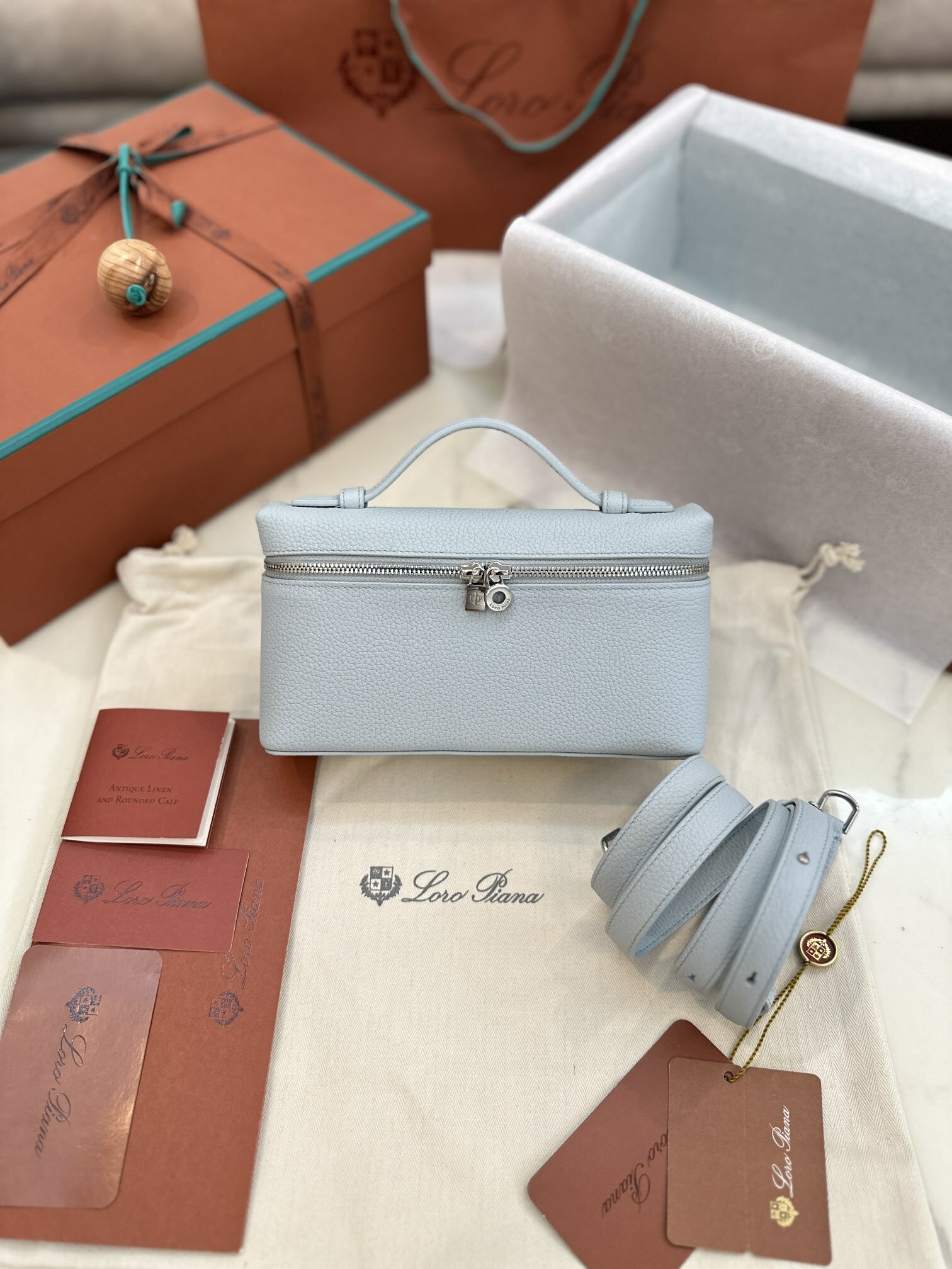 極品LP家Loro Piana Extra Poket L19 🌟頂級版本 諾悠翩雅L19CM手拿斜挎包 義