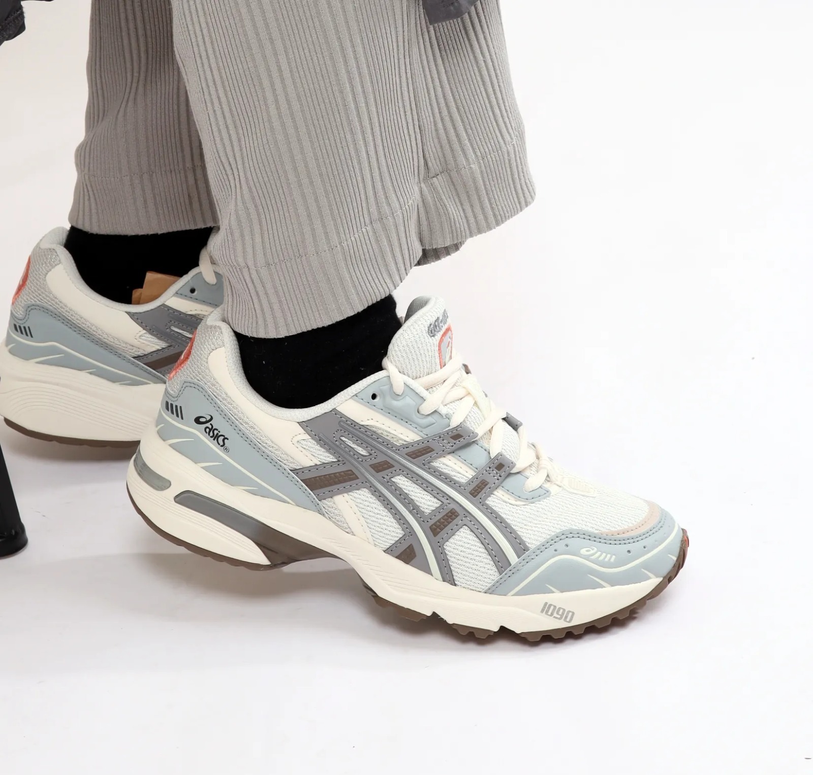 ASICS Gel-1090 Cream Grey Blue 1203A243-021