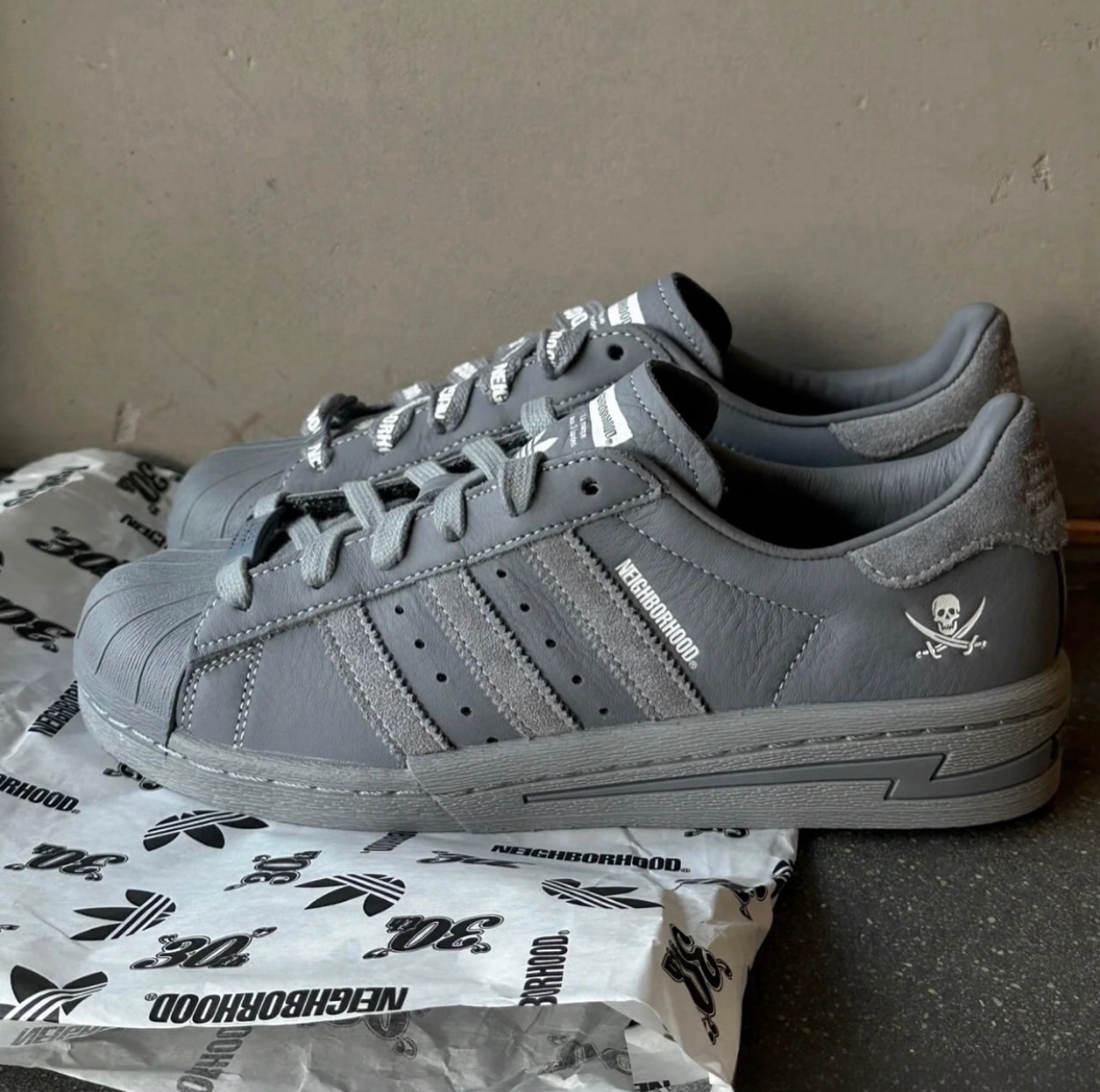 {預訂} Neighborhood x Adidas Superstar Cement Gray IE6115