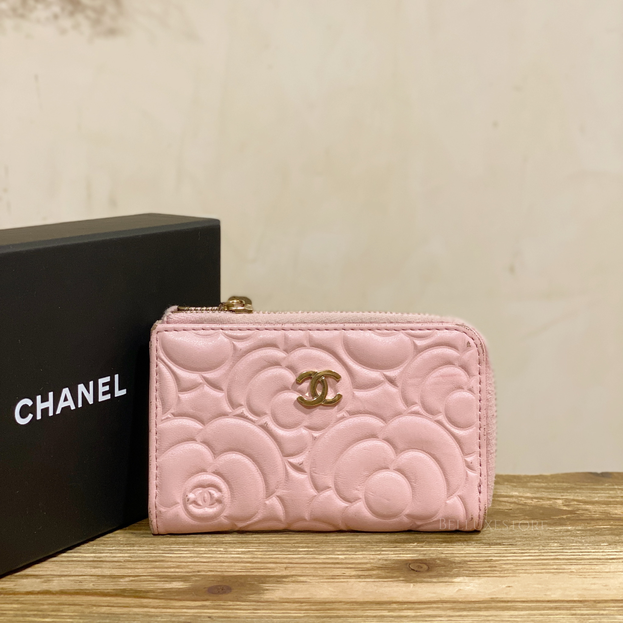 [Pre-owned] Chanel camellia coin purse calfskin pink...