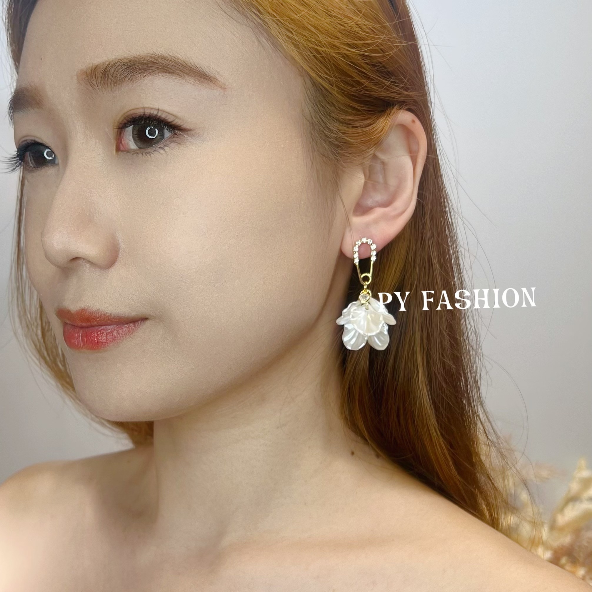 PYA0603 BLING BLING CLIP FLOWER EAR RING