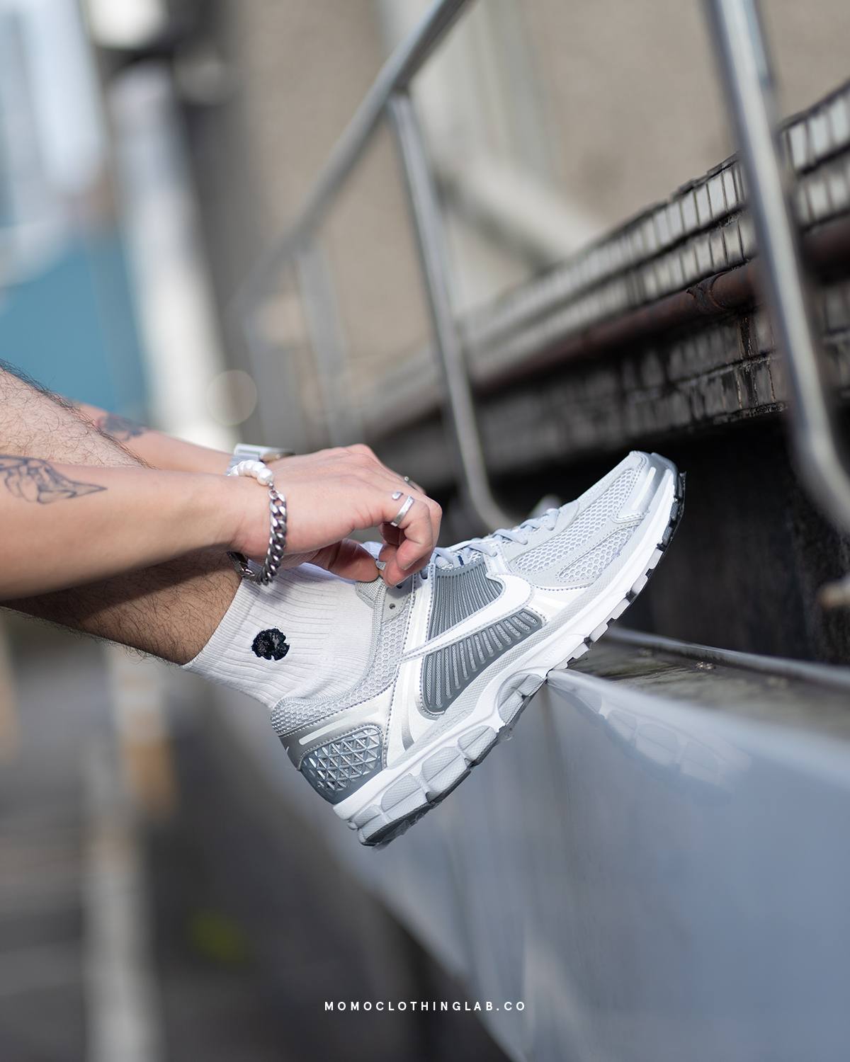 NIKE ZOOM VOMERO 5 金屬銀灰 FJ4151-003 / 奶茶 HF1553-100