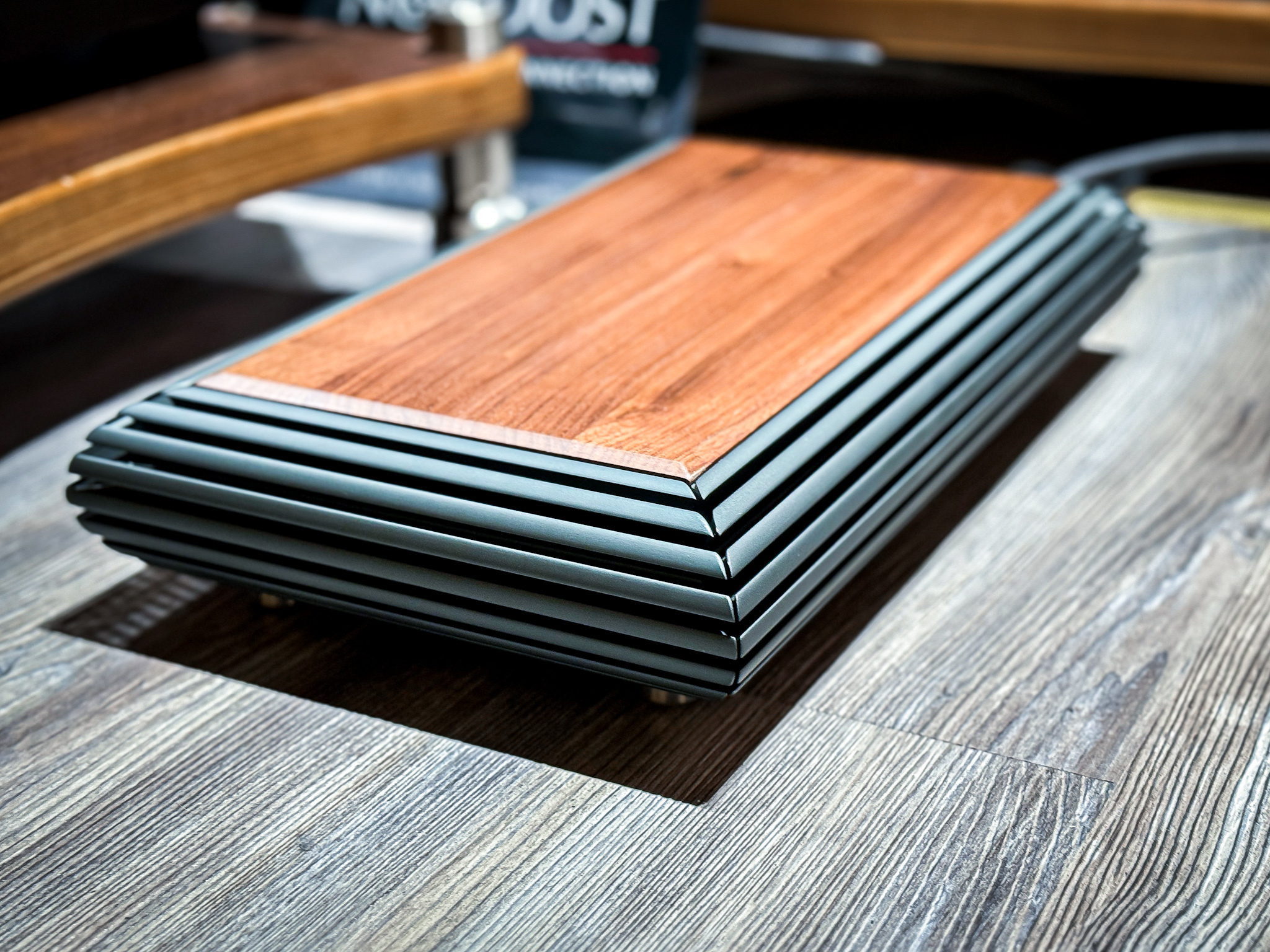 Divini Audio 天樂音響 LPS-380 雙輸出線性電源供應器