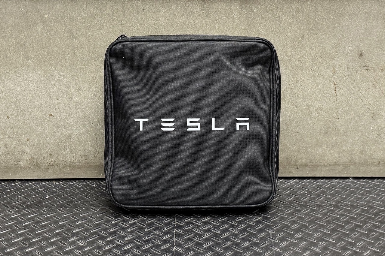 特斯拉 Tesla Type 2 Mobile Connector 第二代旅行用充電座套件 全新 #90078