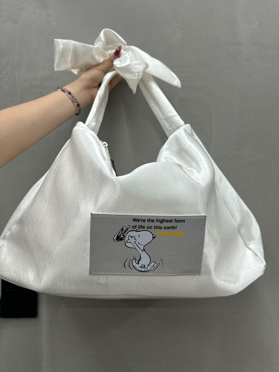 [S] LE.JUNEV PEANUTS SNOOPY SATIN RIBBON LARGE CROSSBODY,PEARL WHITE ...