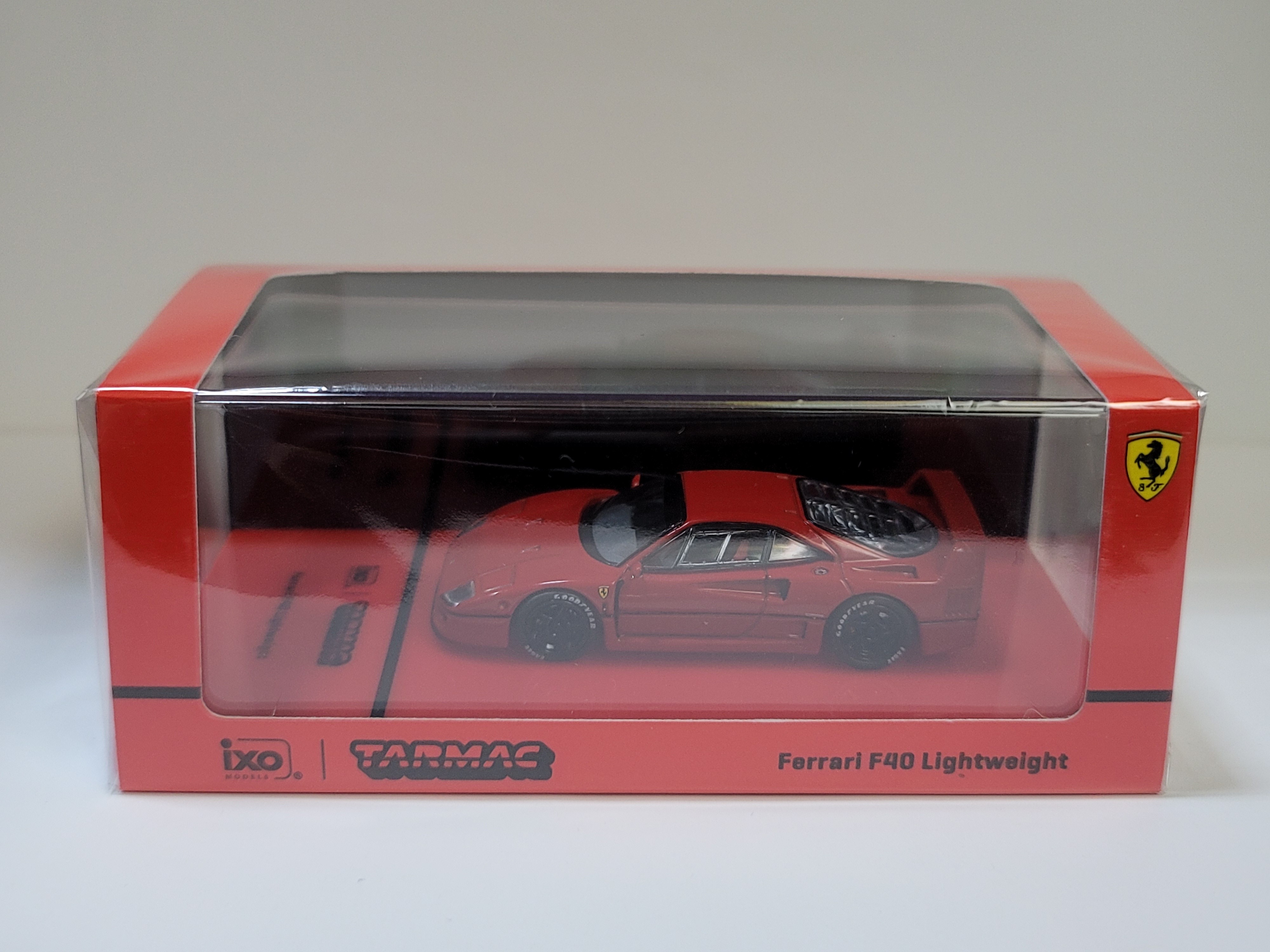 Tarmac 1/64 Ferrari F40 Lightweight - Red