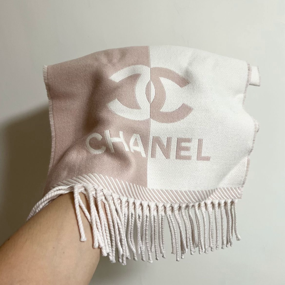 CHANEL Logo 雙面頸巾(粉x白)