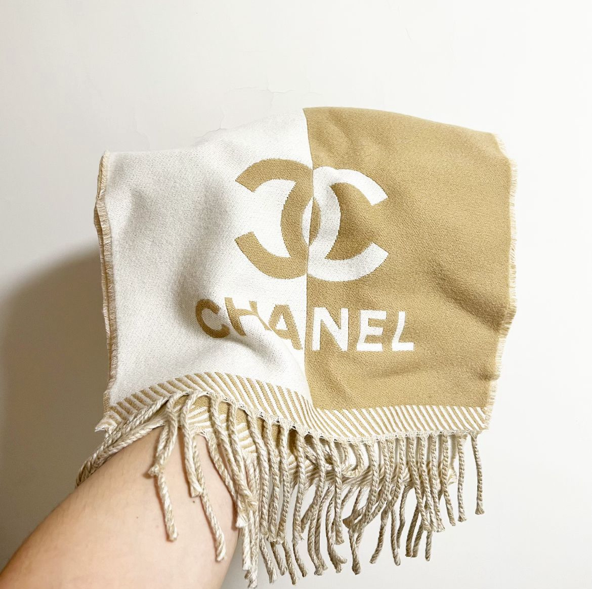 CHANEL Logo 雙面頸巾(焦糖x白)