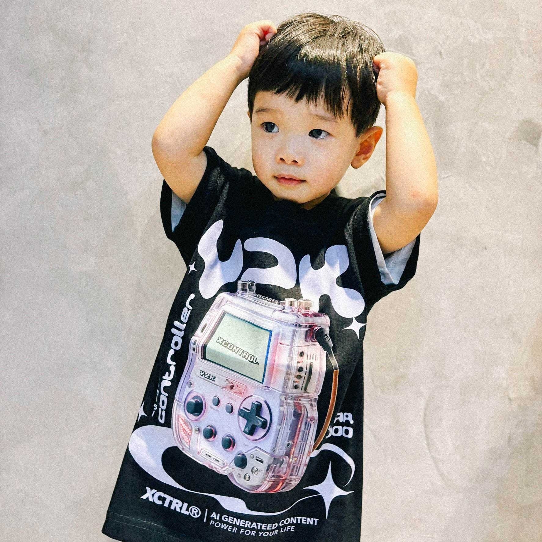 XCTRL童裝 Y2K掌上電遊器童裝短T-黑