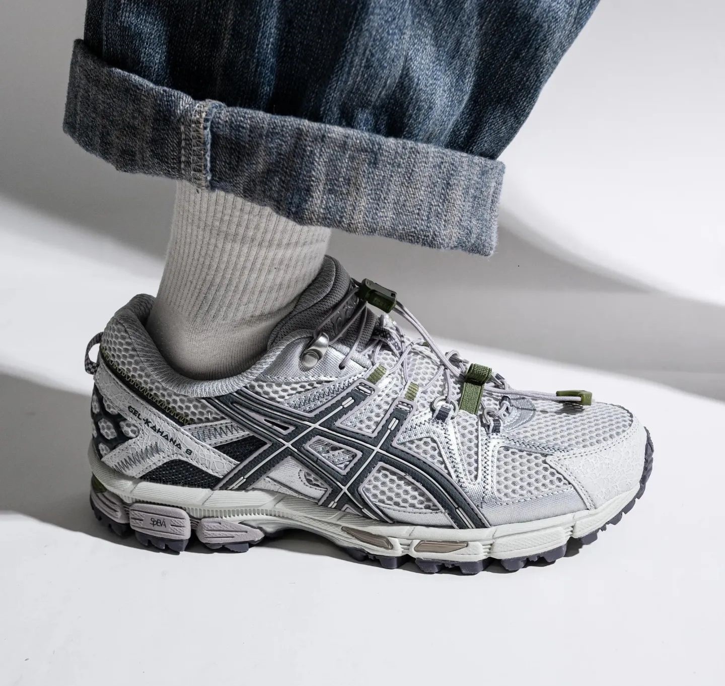 Asics - Gel-Kahana 8 - Grey / Black / Olive