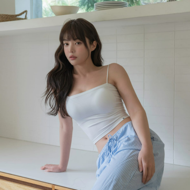 韓國 DOROSIWA 平口冰絲感貼身 Bra Top 背心 一般 白色