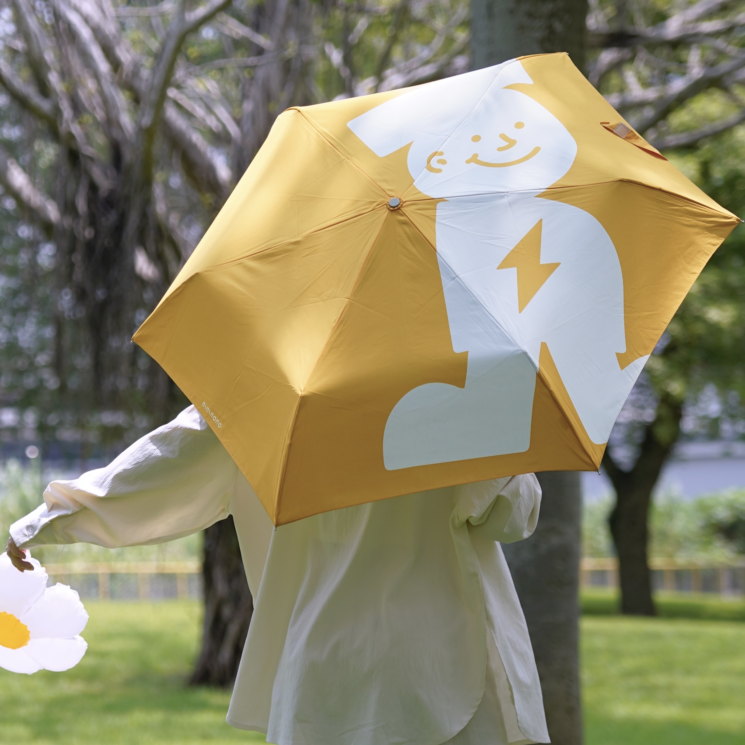 nininono｜Recharge超輕量自動傘(閃電黃)