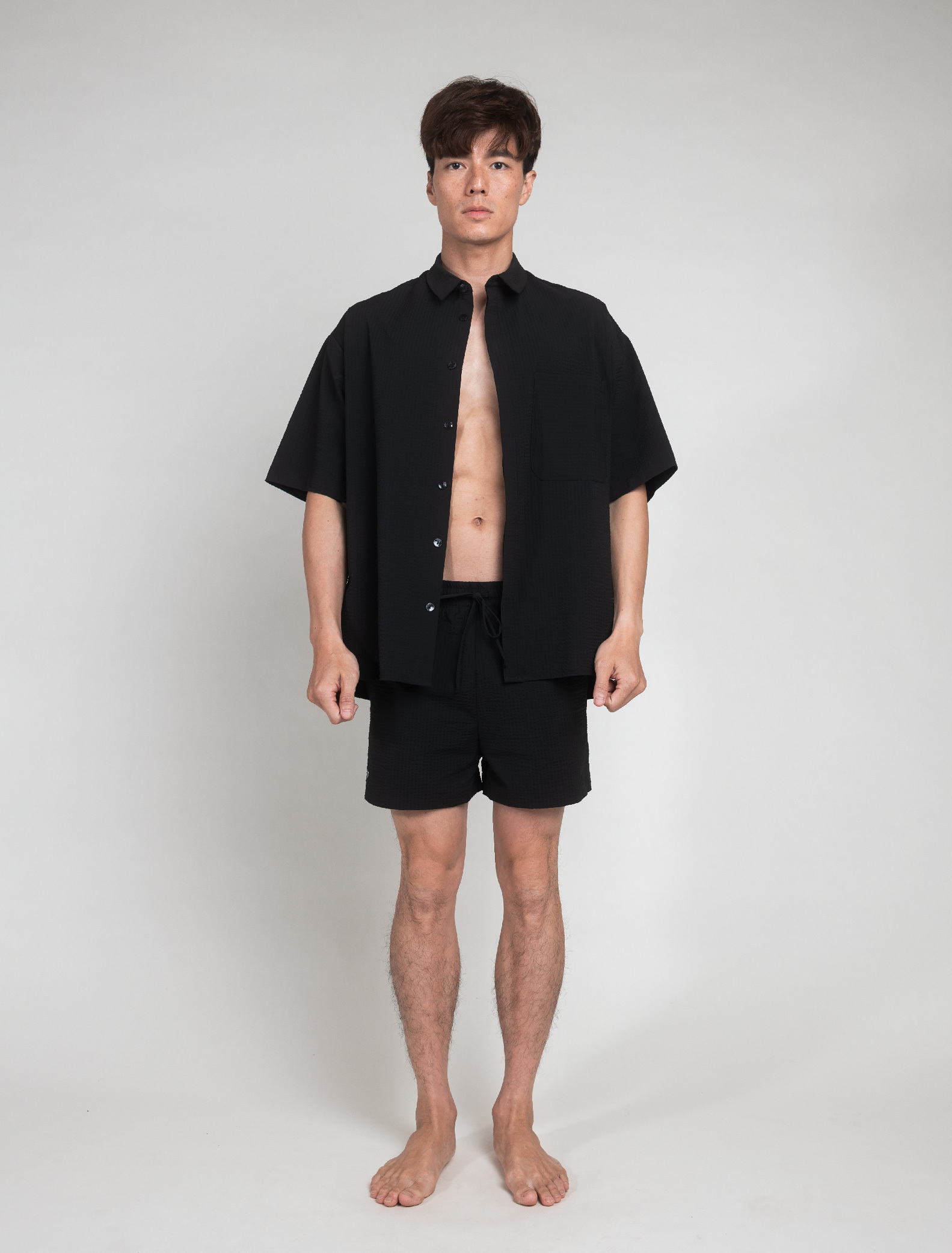 Black 經典黑 / 泡泡紗 落肩度假襯衫｜TIMU AQUA